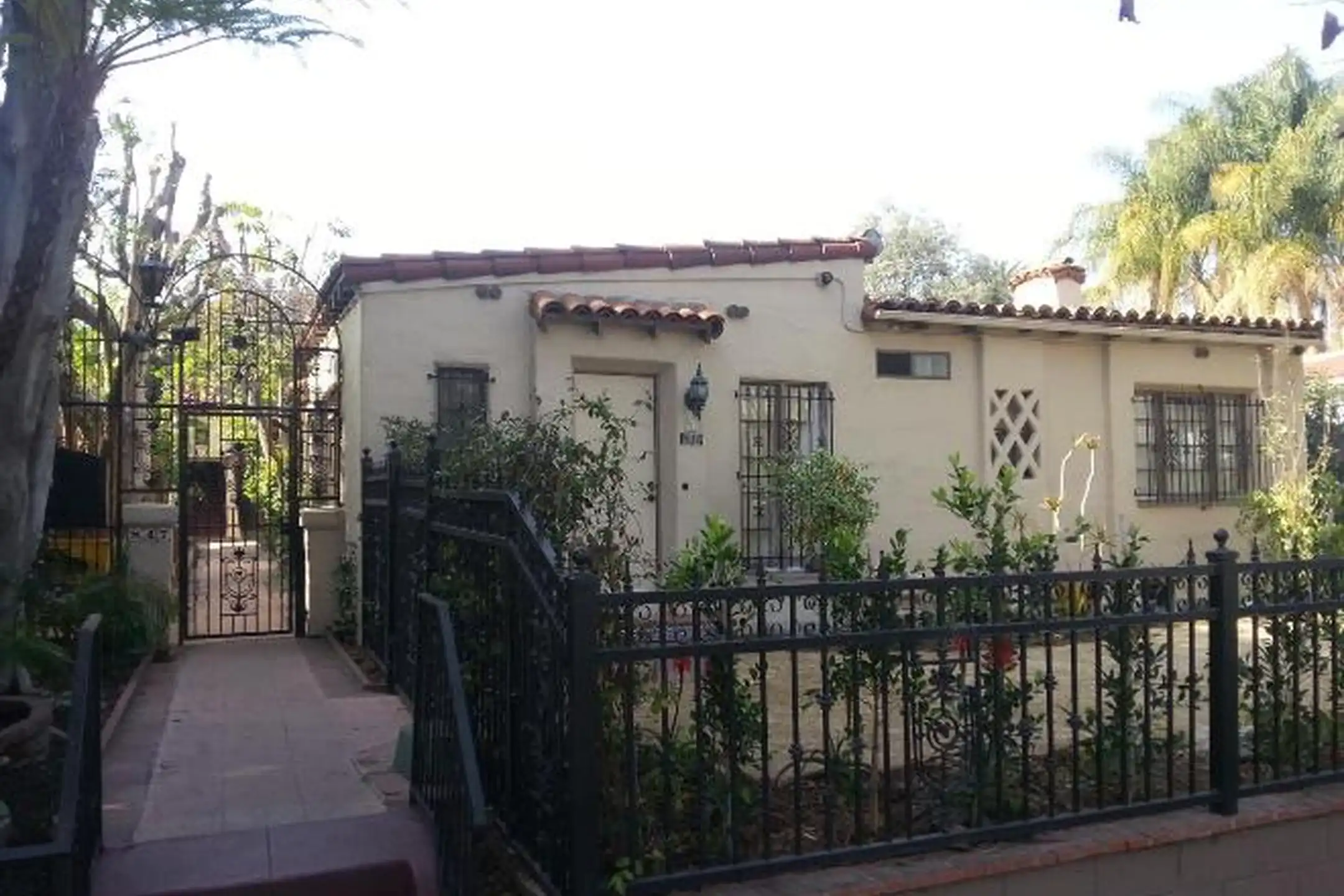 847 N Formosa Ave - Los Angeles, CA 90046 | ApartmentGuide.com