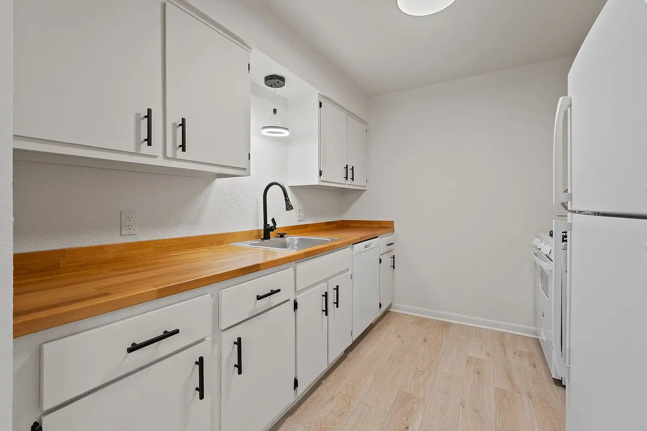 Fairfield Flats - Fort Wayne, IN 46807 | ApartmentGuide.com