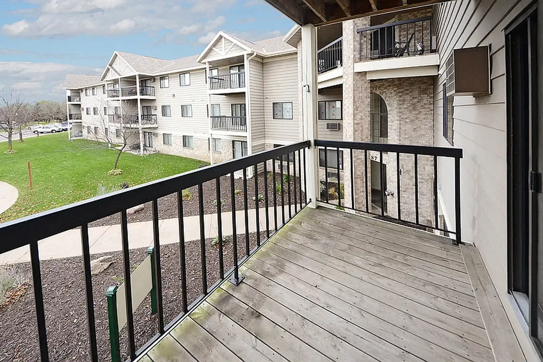 Wellington Ridge - Coon Rapids, MN 55433 | ApartmentGuide.com