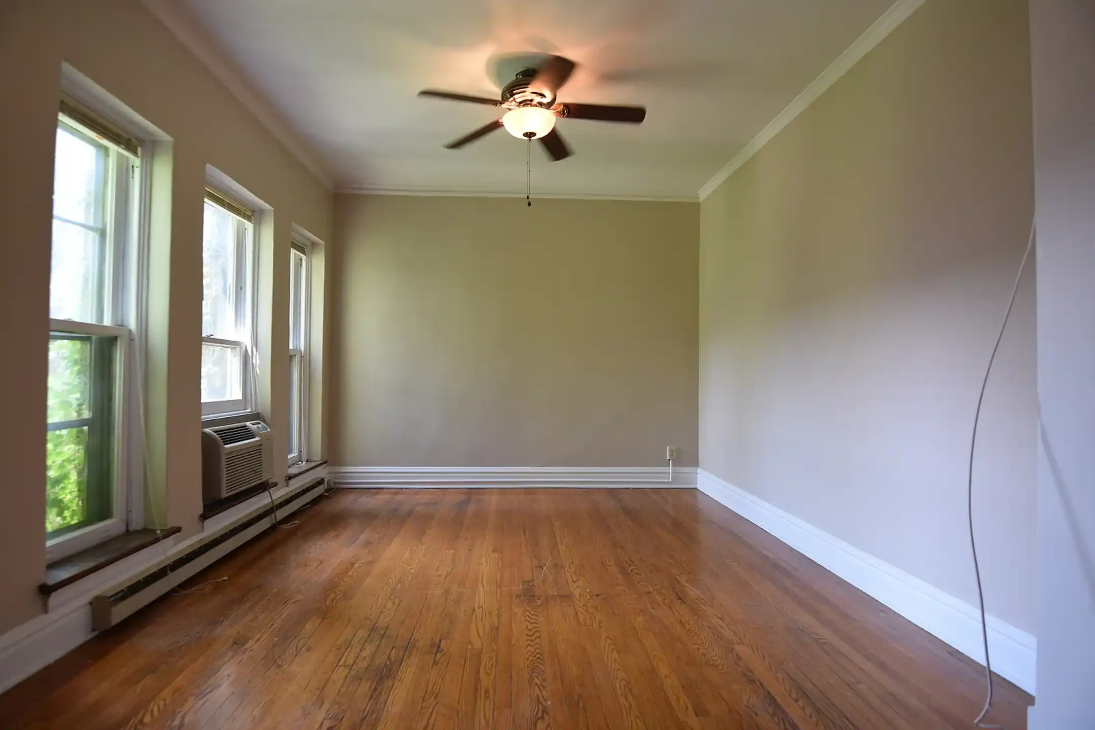 Greystone Court Apartments - Columbus, OH 43215 | ApartmentGuide.com