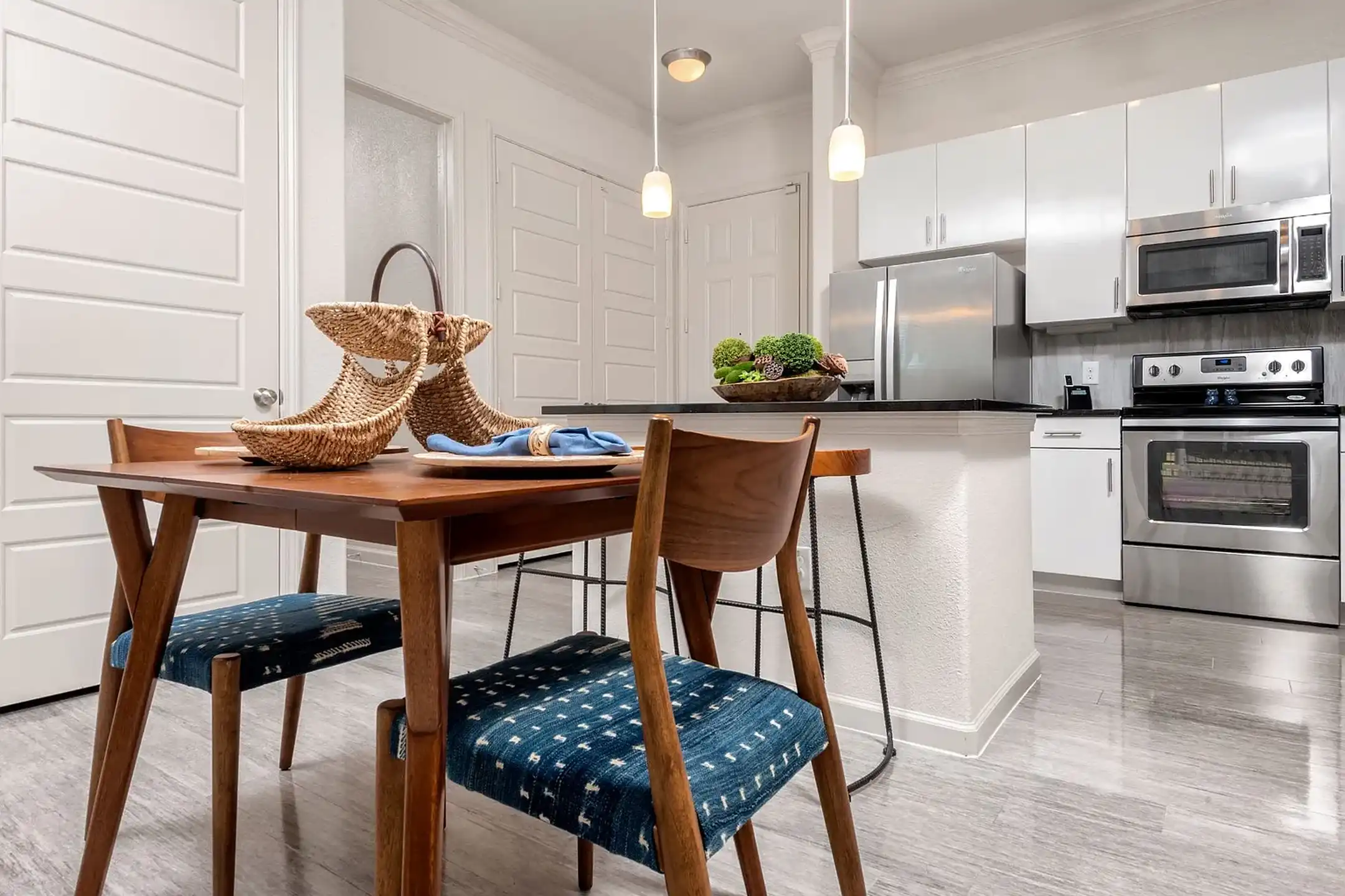McKinney Square Apartments - McKinney, TX 75070 | ApartmentGuide.com