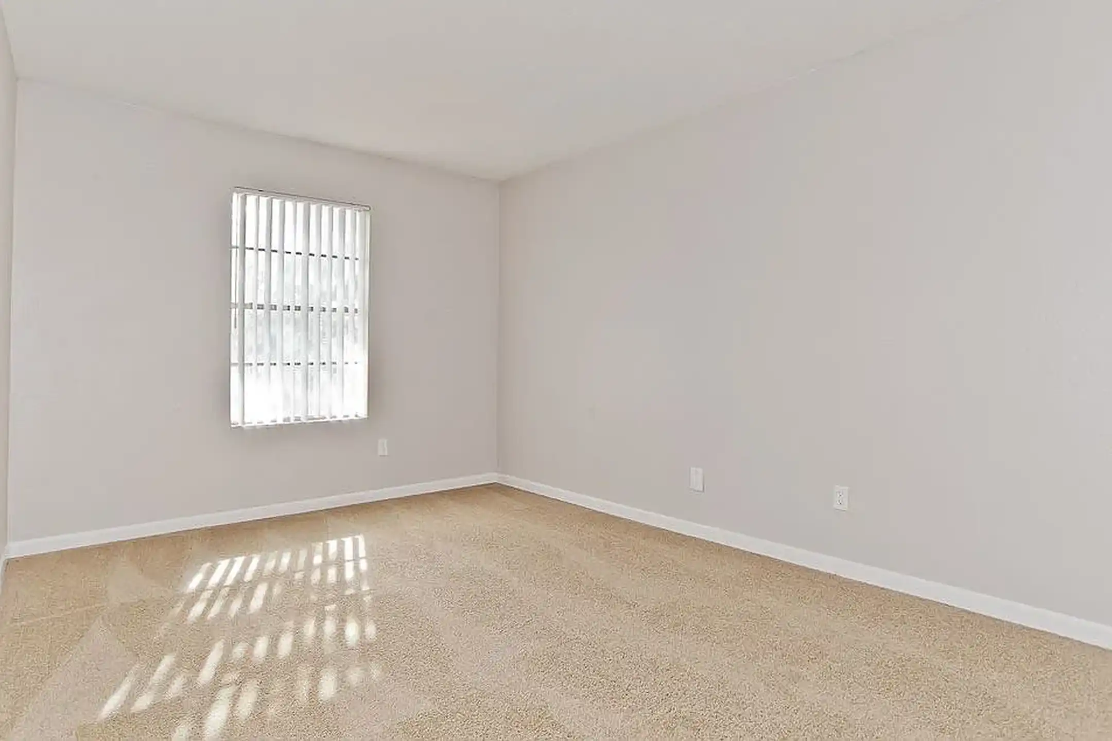 Aden Crest Ft. Worth - Fort Worth, TX 76116 | ApartmentGuide.com