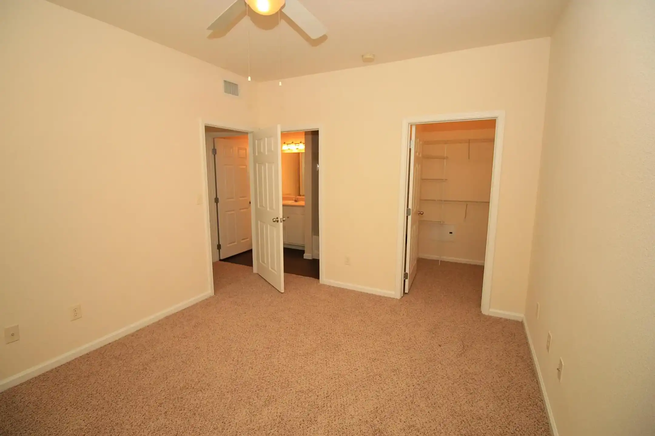 Oxford at Tech Ridge - Austin, TX 78753 | ApartmentGuide.com