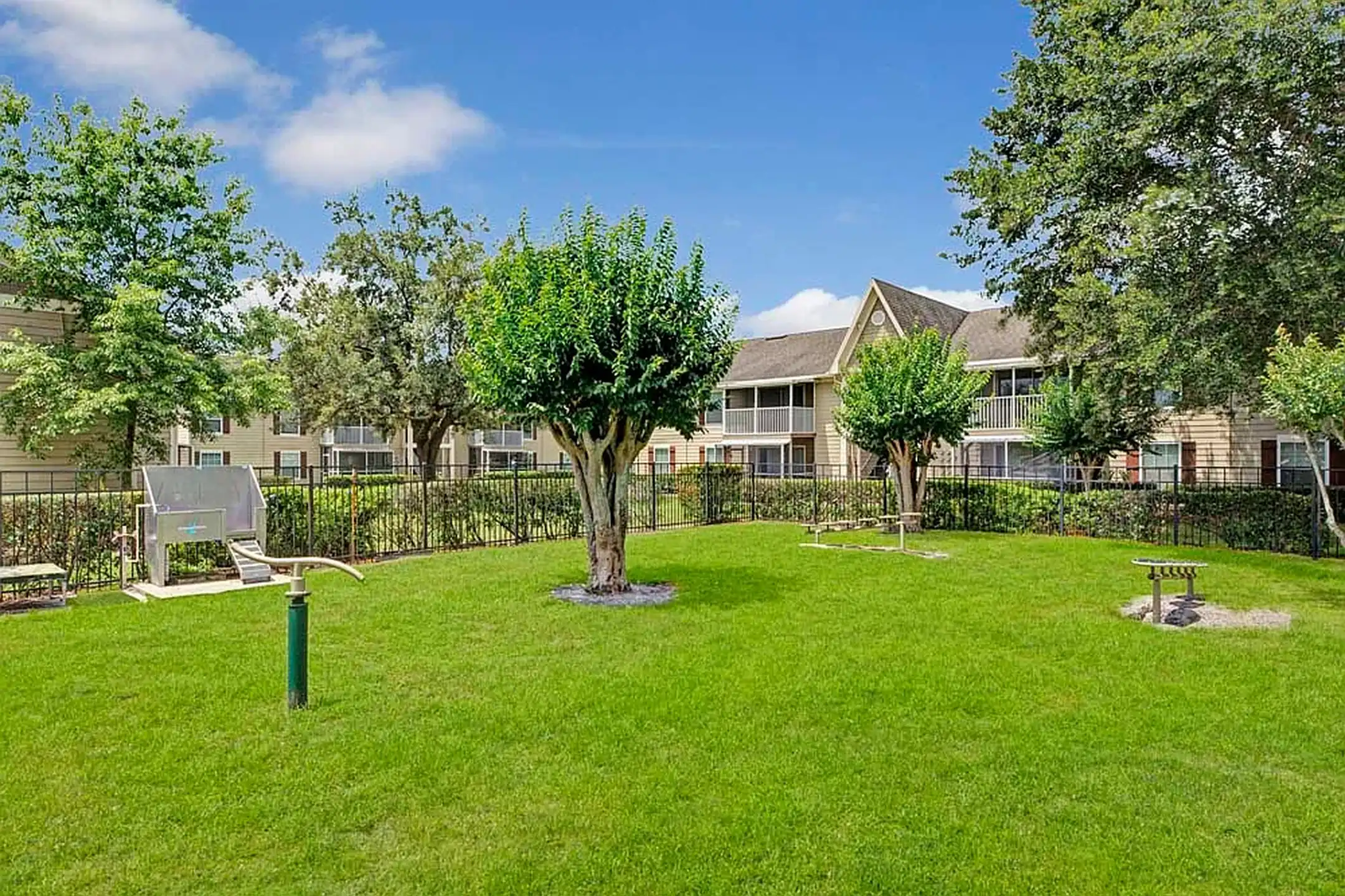 Signal Pointe - Winter Park, FL 32792 | ApartmentGuide.com