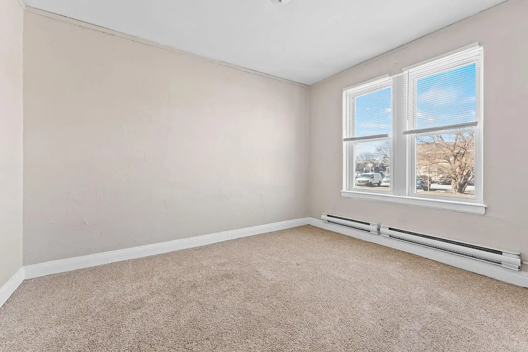 Huron River Dearborn - Dearborn, MI 48126 | ApartmentGuide.com