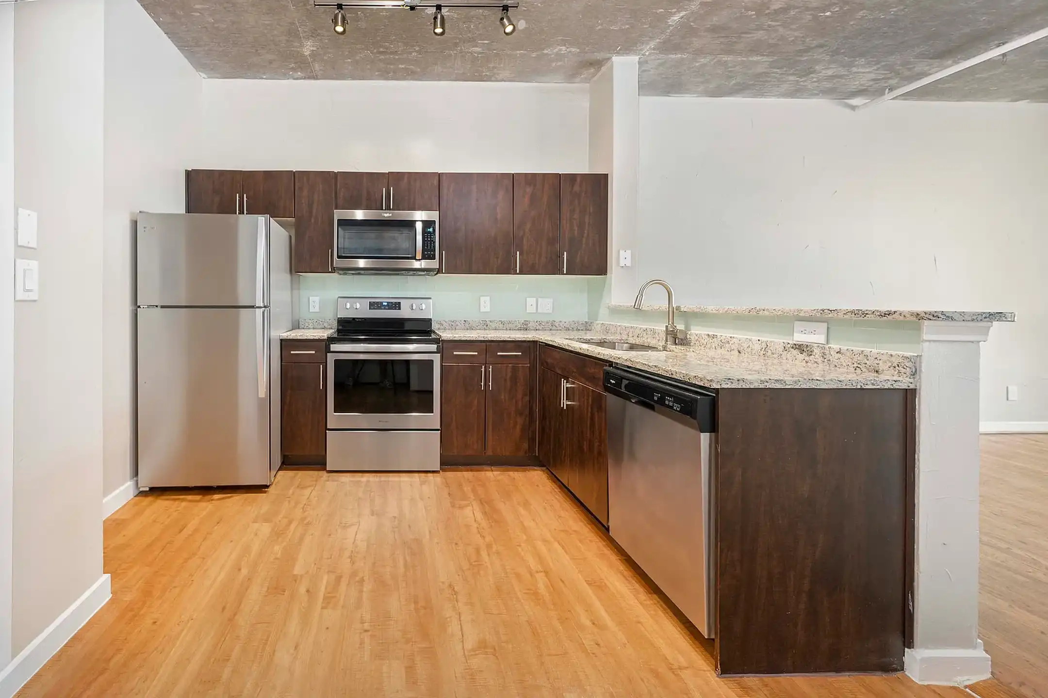 MAA Addison Circle - Addison, TX 75001 | ApartmentGuide.com