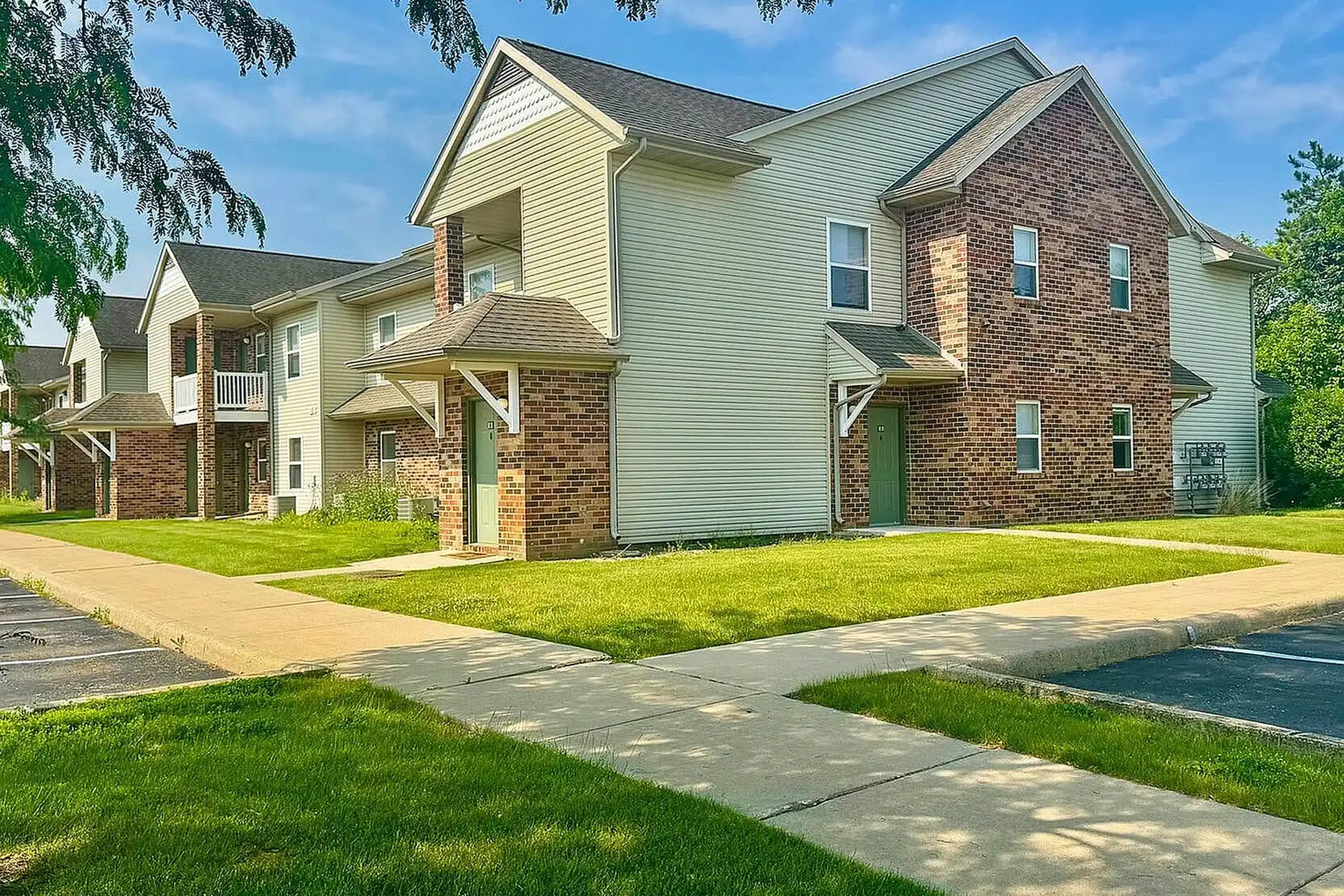 Hidden Ponds - Gas City, IN 46933 | ApartmentGuide.com