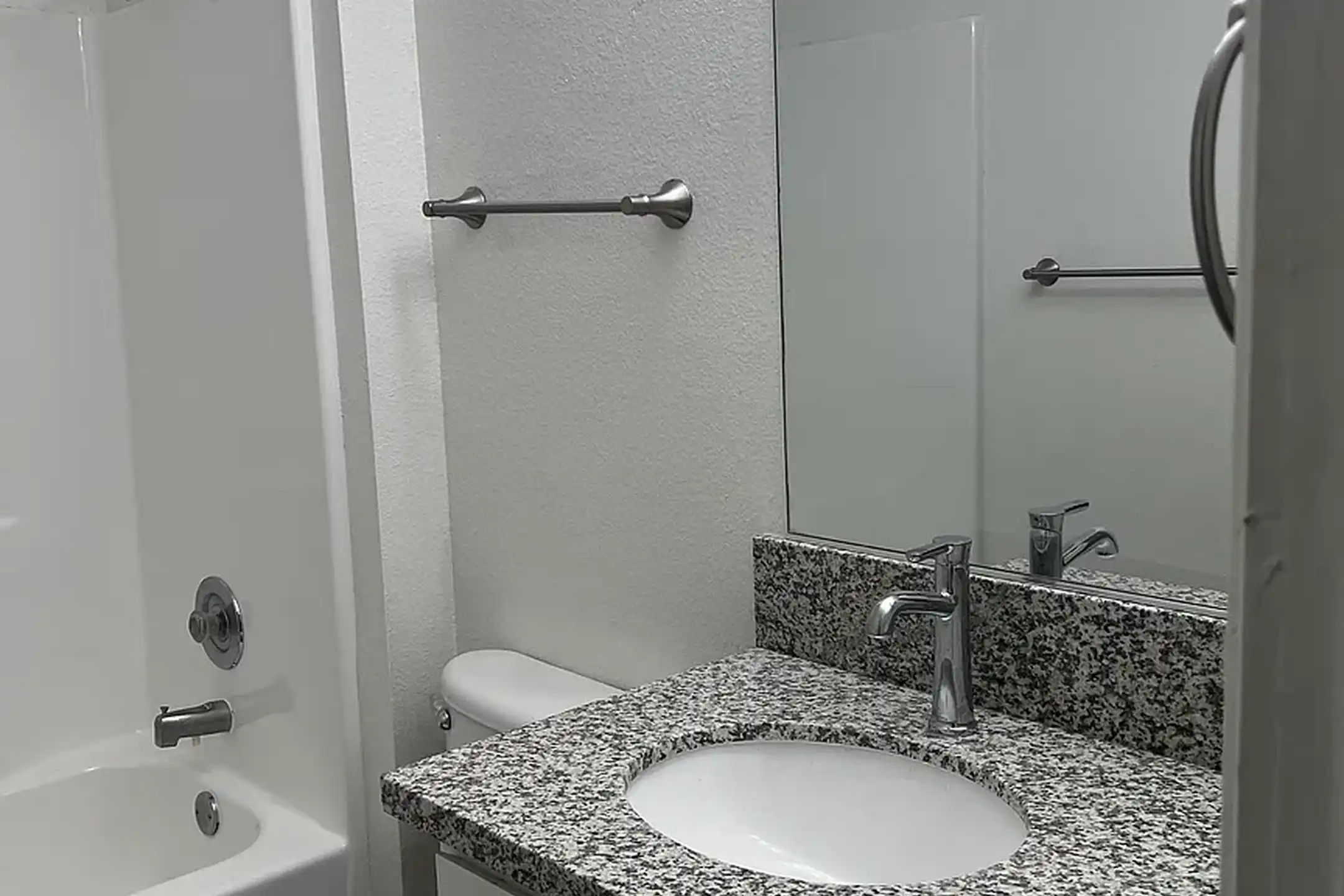 Palm Gates Apartments - Fresno, CA 93722 | ApartmentGuide.com