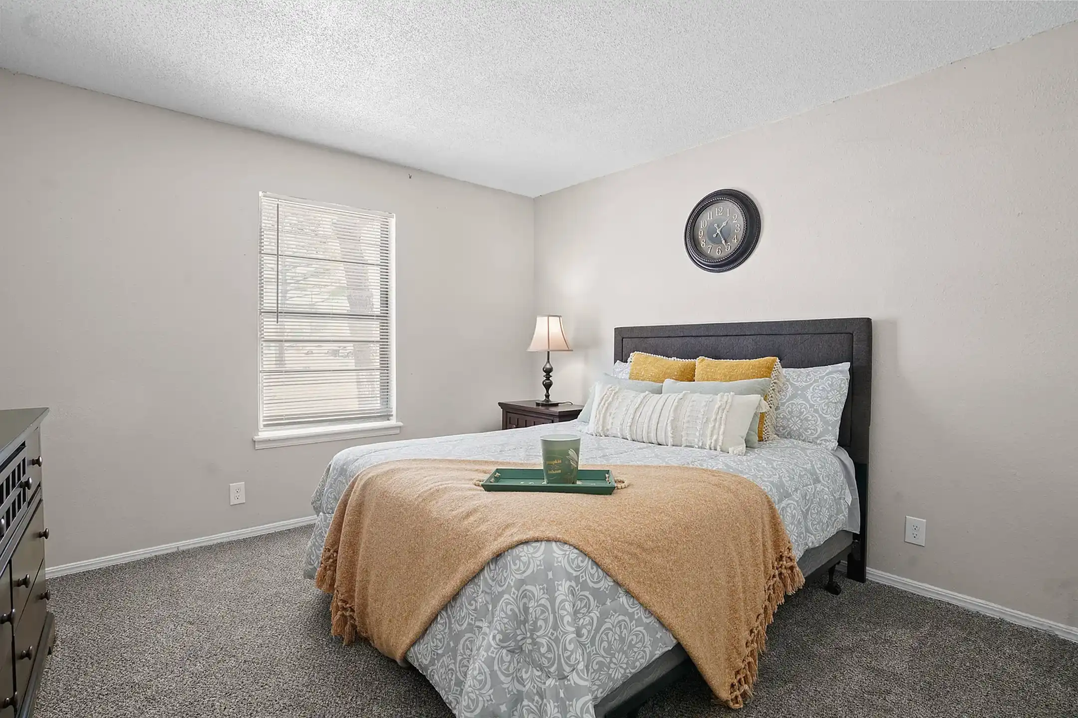 Diamond Lake Apartments - Oklahoma City, OK 73122 | ApartmentGuide.com