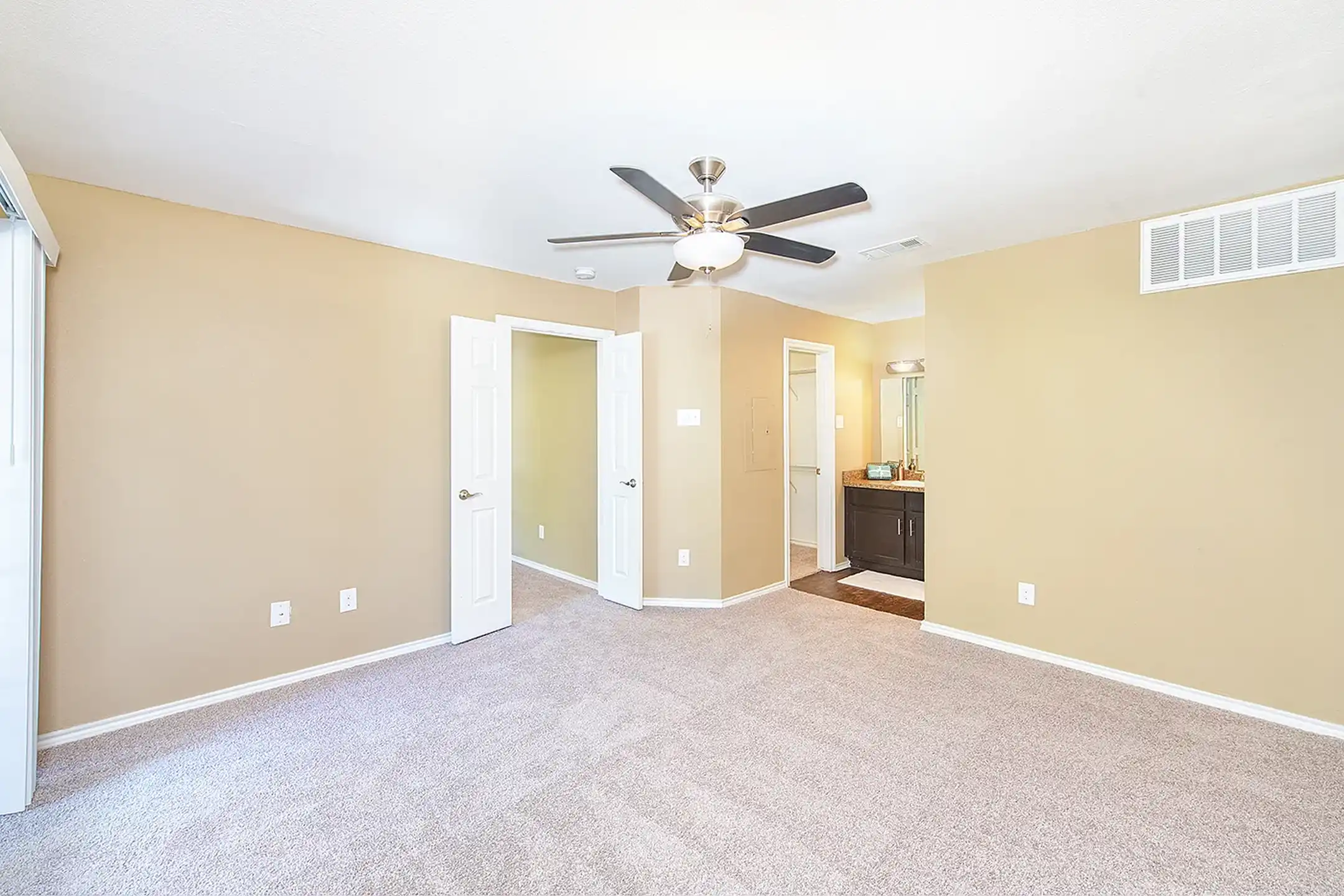 MAA Grapevine - Grapevine, TX 76051 | ApartmentGuide.com