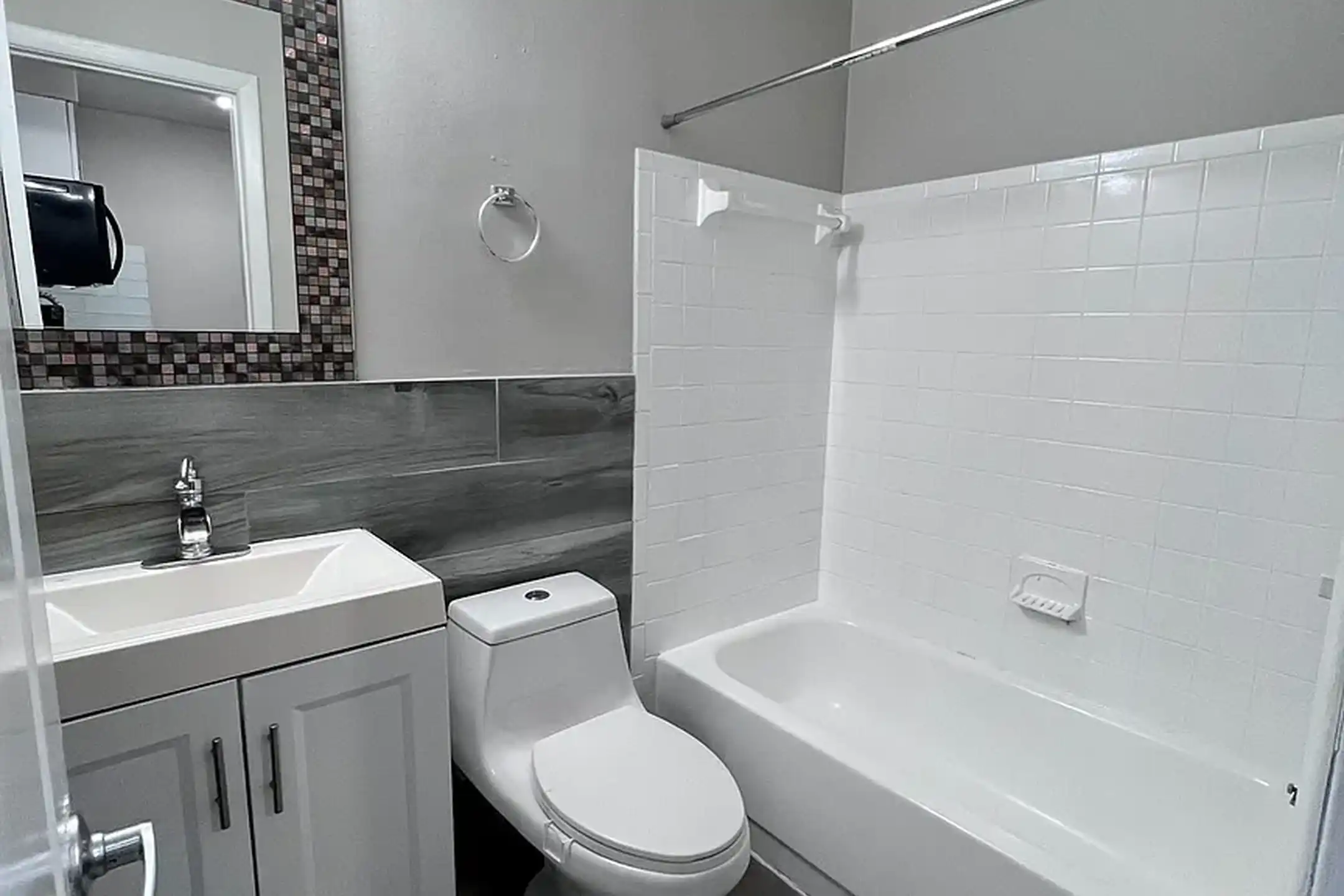 Waterside Village - Saint Petersburg, FL 33714 | ApartmentGuide.com