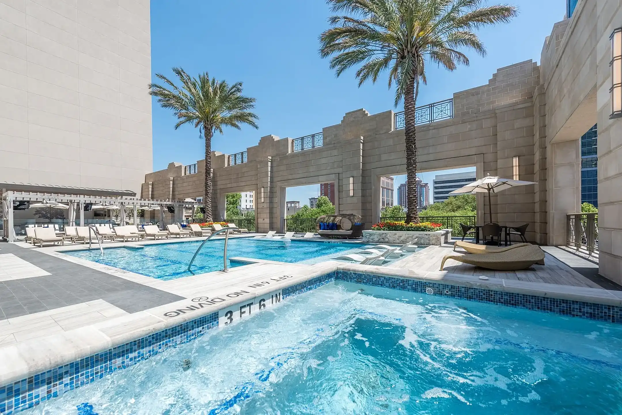 Market Square Tower - Houston, TX 77002 | ApartmentGuide.com