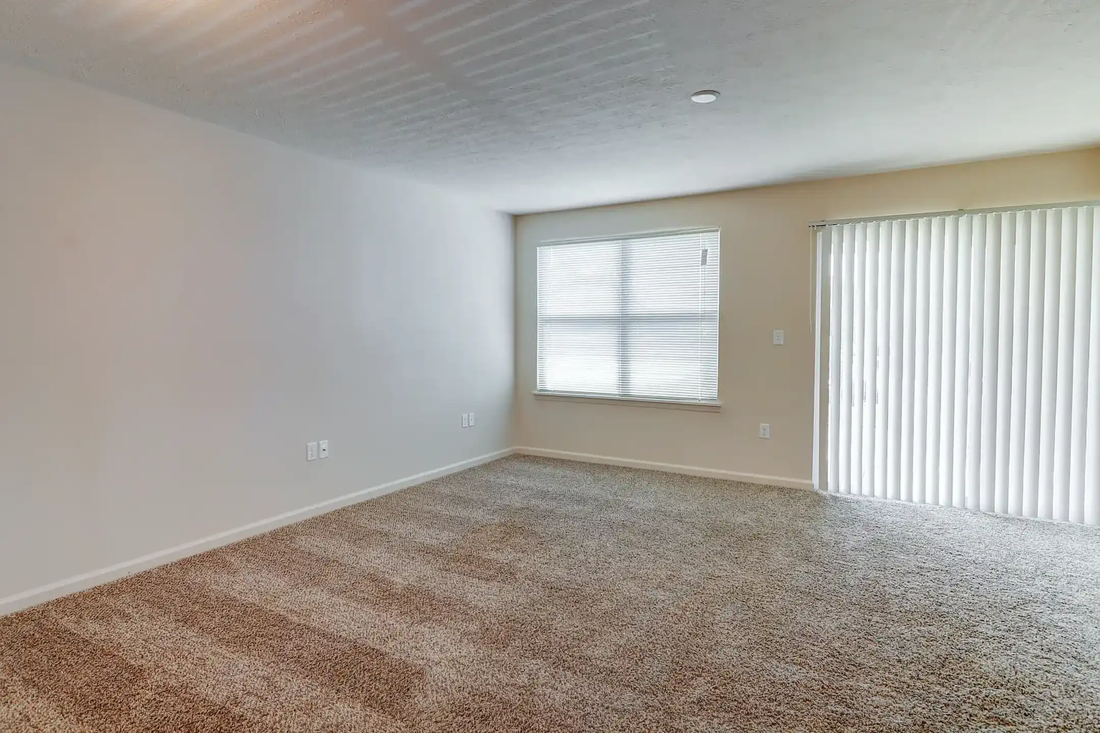 Delaware Trace Apartment Homes - Evansville, IN 47715 | ApartmentGuide.com