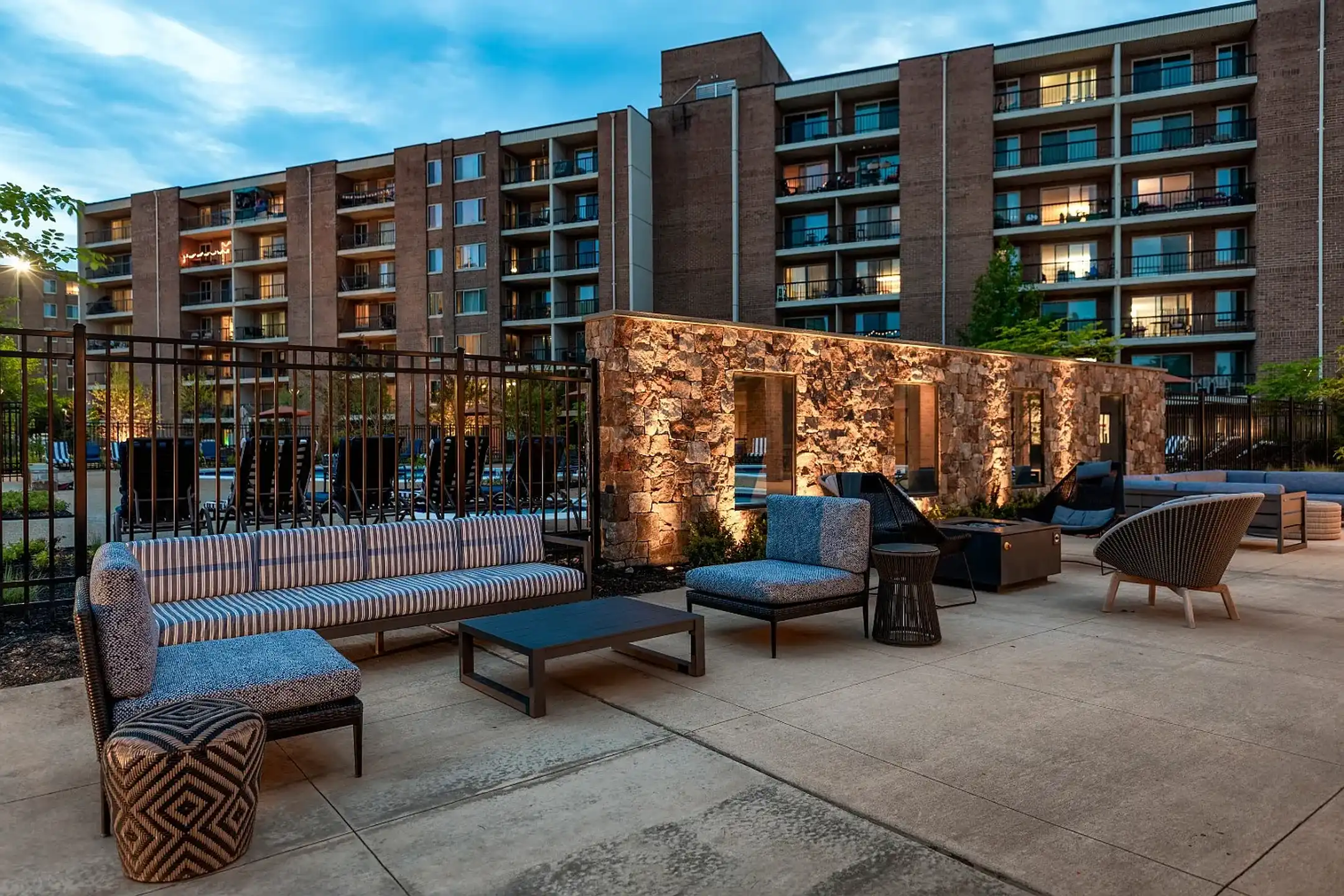 Falls Green - Falls Church, VA 22044 | ApartmentGuide.com