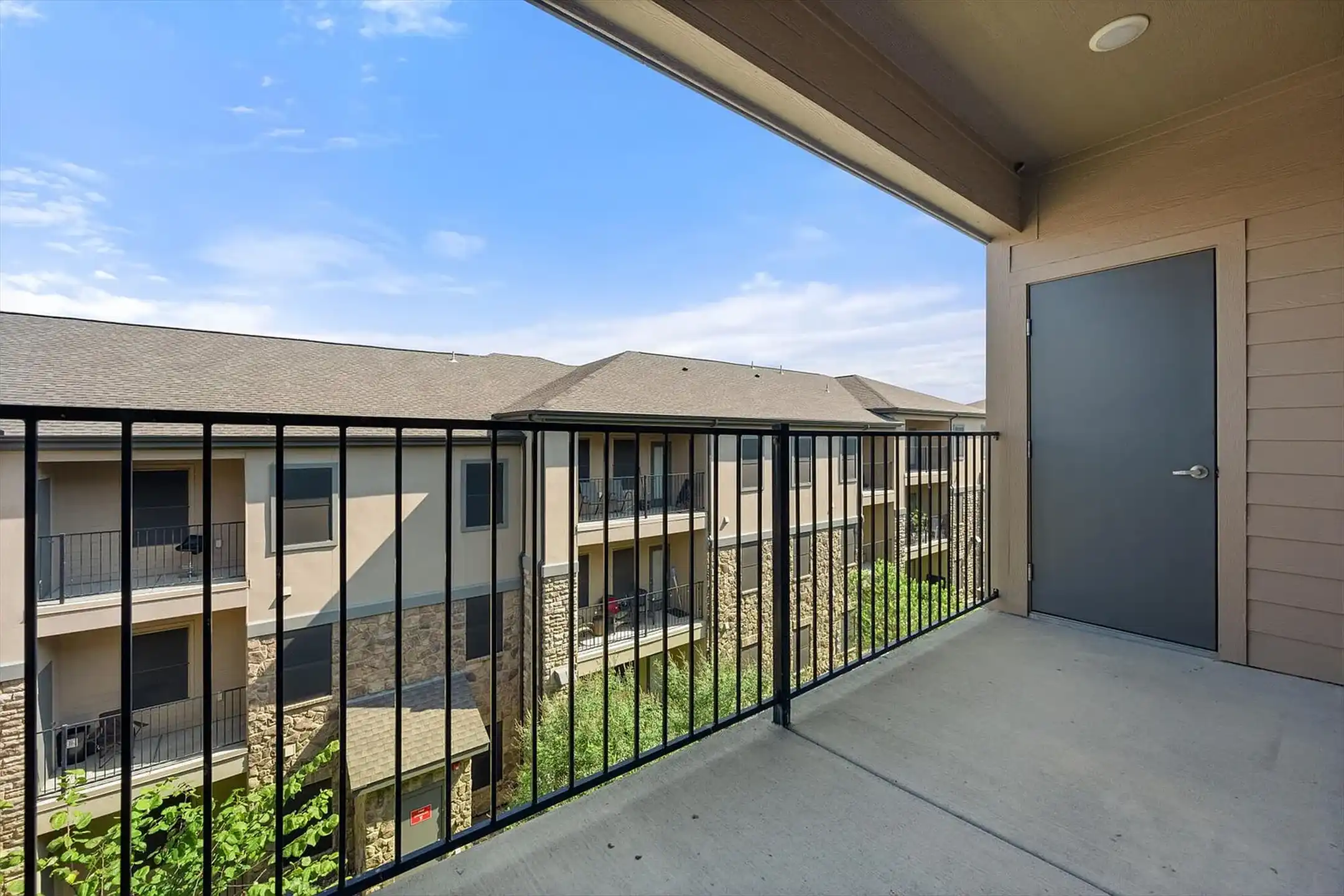 Prairie Gate Community - Grand Prairie, TX 75052 | ApartmentGuide.com