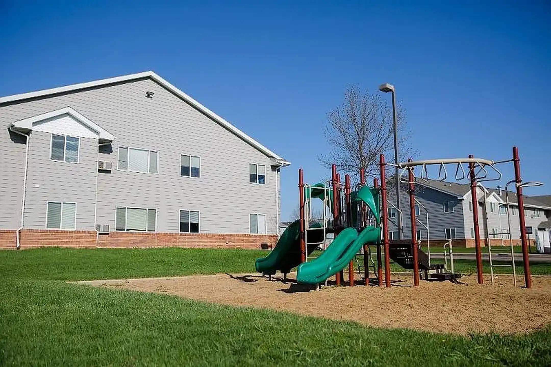 South Ridge Apartments & Townhomes - Sioux Falls, SD 57108 ...