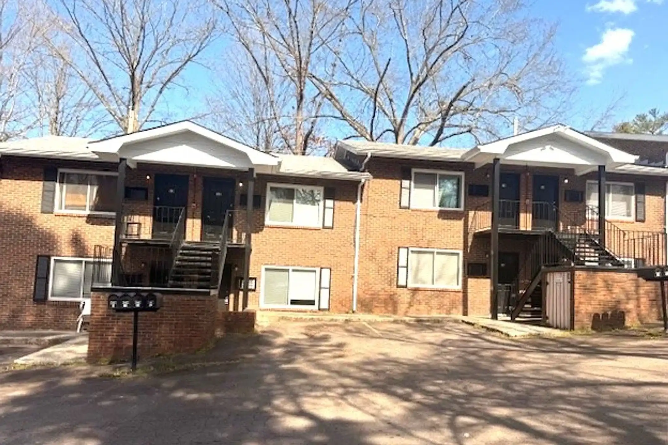 Woodview Apartments - Knoxville, TN 37917 | ApartmentGuide.com