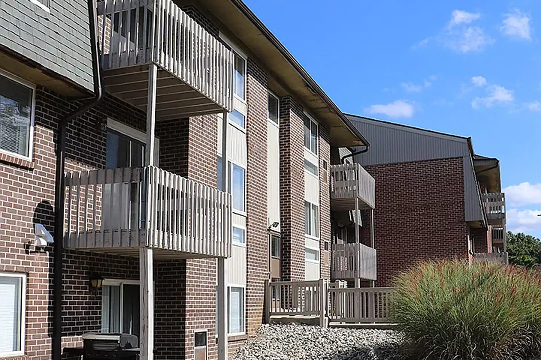 Spring Ridge Apartments - Whitehall, PA 18052 | ApartmentGuide.com