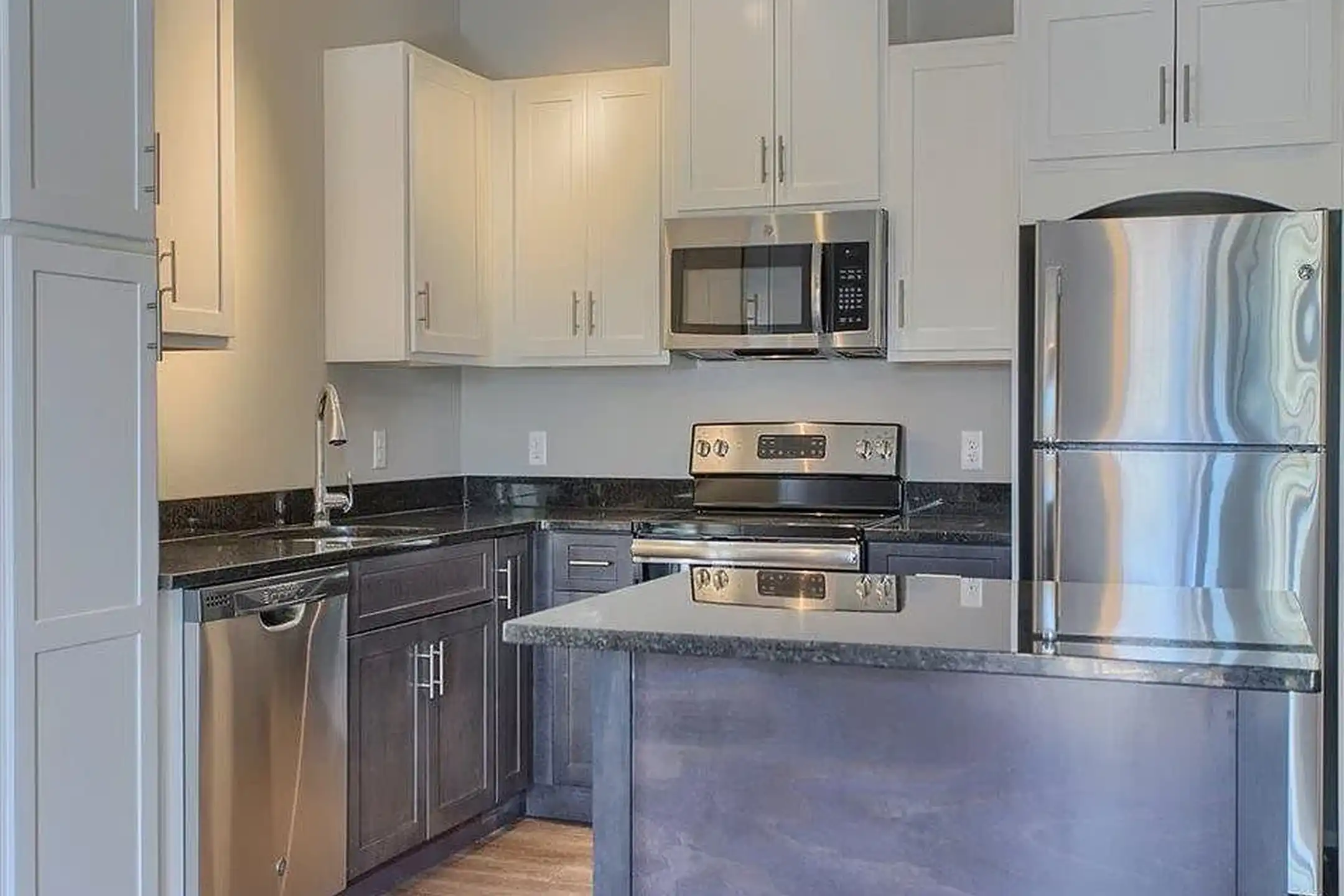 Cobblestone Village Apartments - Millbury, MA 01527 | ApartmentGuide.com