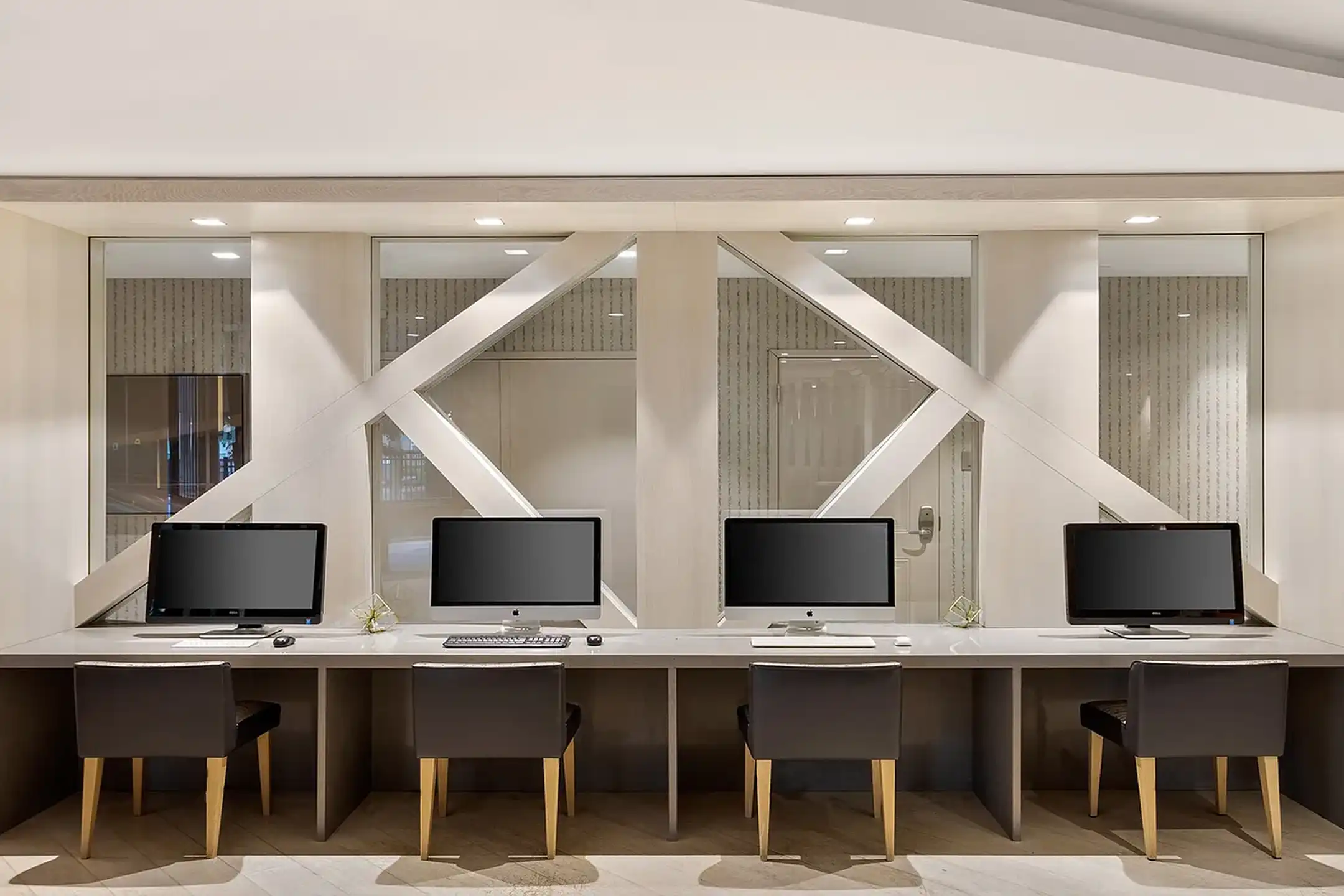 The Chase at Overlook Ridge - Revere, MA 02151 | ApartmentGuide.com