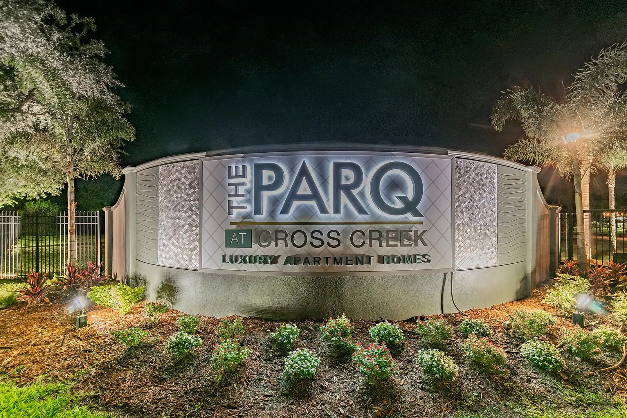 THE PARQ AT CROSS CREEK - Tampa Palms, FL 33647 | ApartmentGuide.com