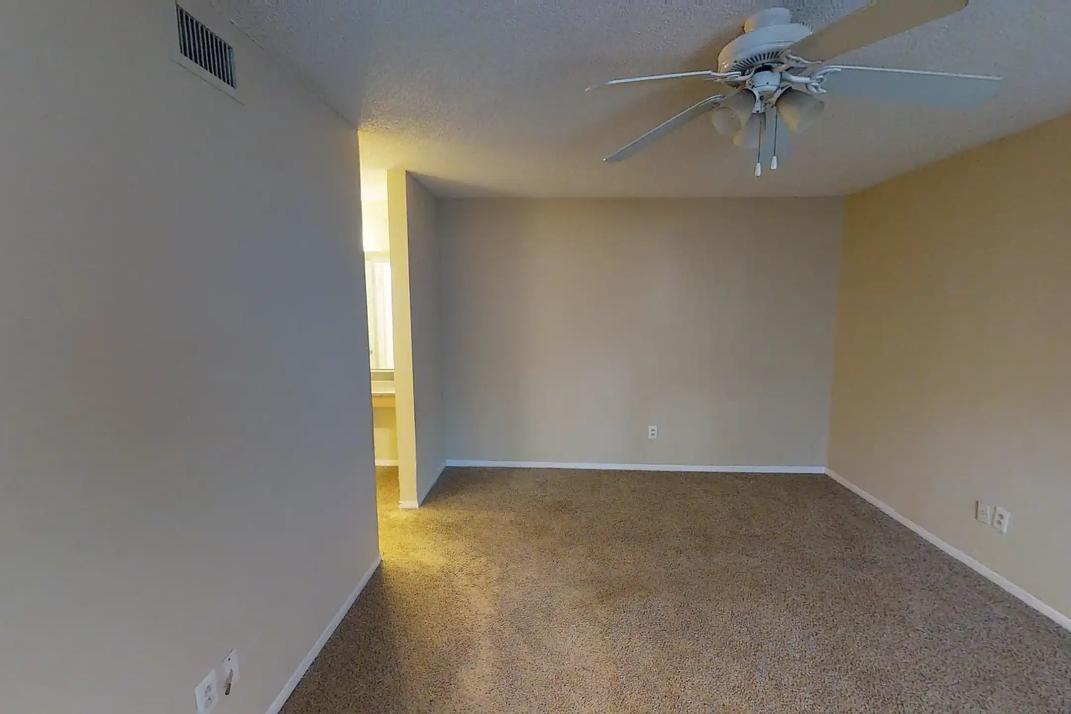 Lakestone - Birmingham, AL 35242 | ApartmentGuide.com