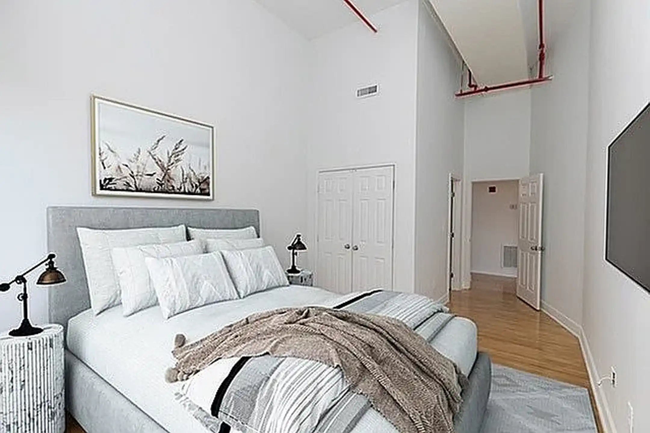 Muse's - Atlanta, GA 30303 | ApartmentGuide.com