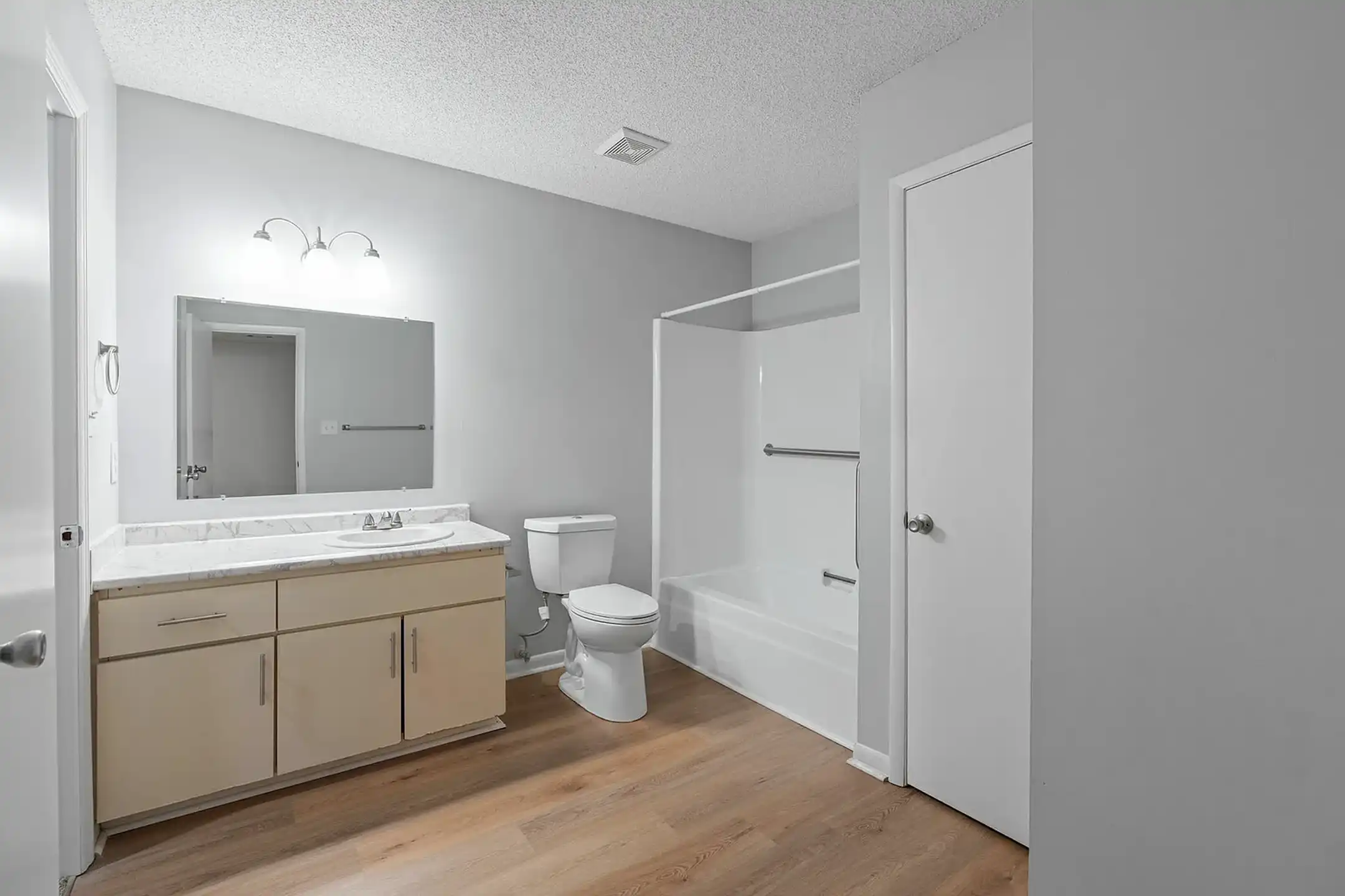 Clinton Place Apartments - Athens, AL 35611 | ApartmentGuide.com