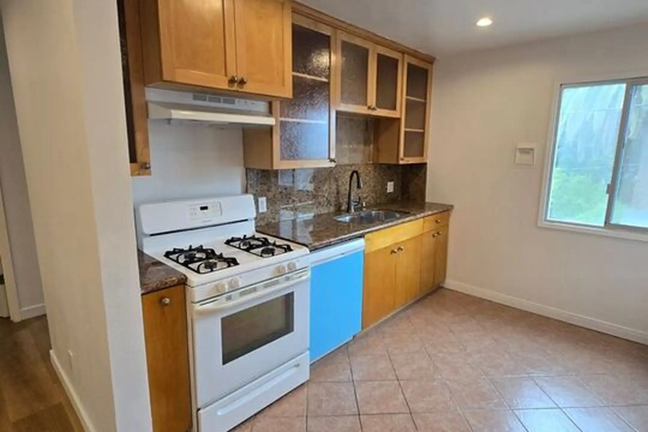 610 Westminster Ave unit 610E - Los Angeles, CA 90291 | ApartmentGuide.com
