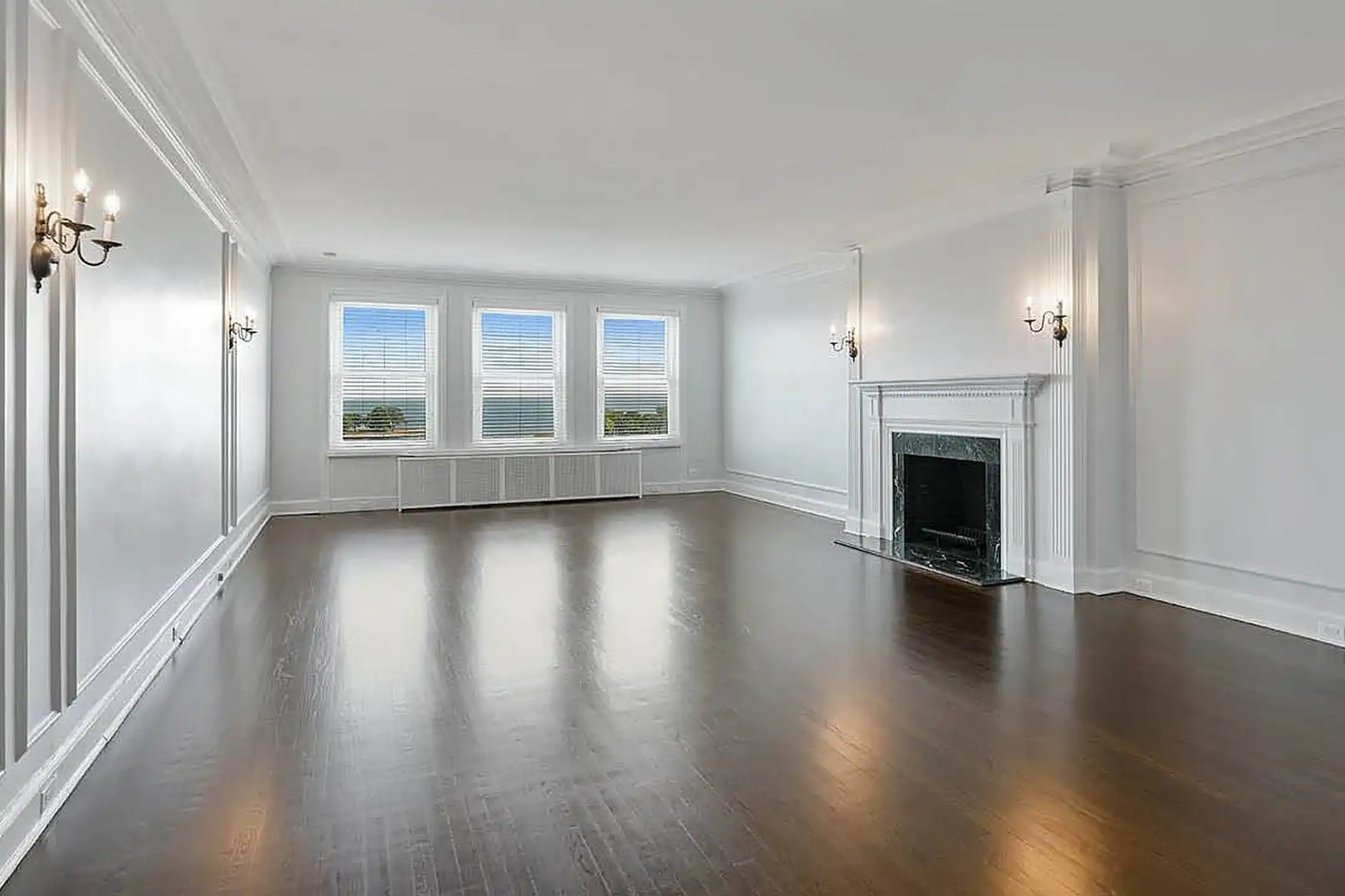 3240 North Lake Shore Drive - Chicago, IL 60657 | ApartmentGuide.com
