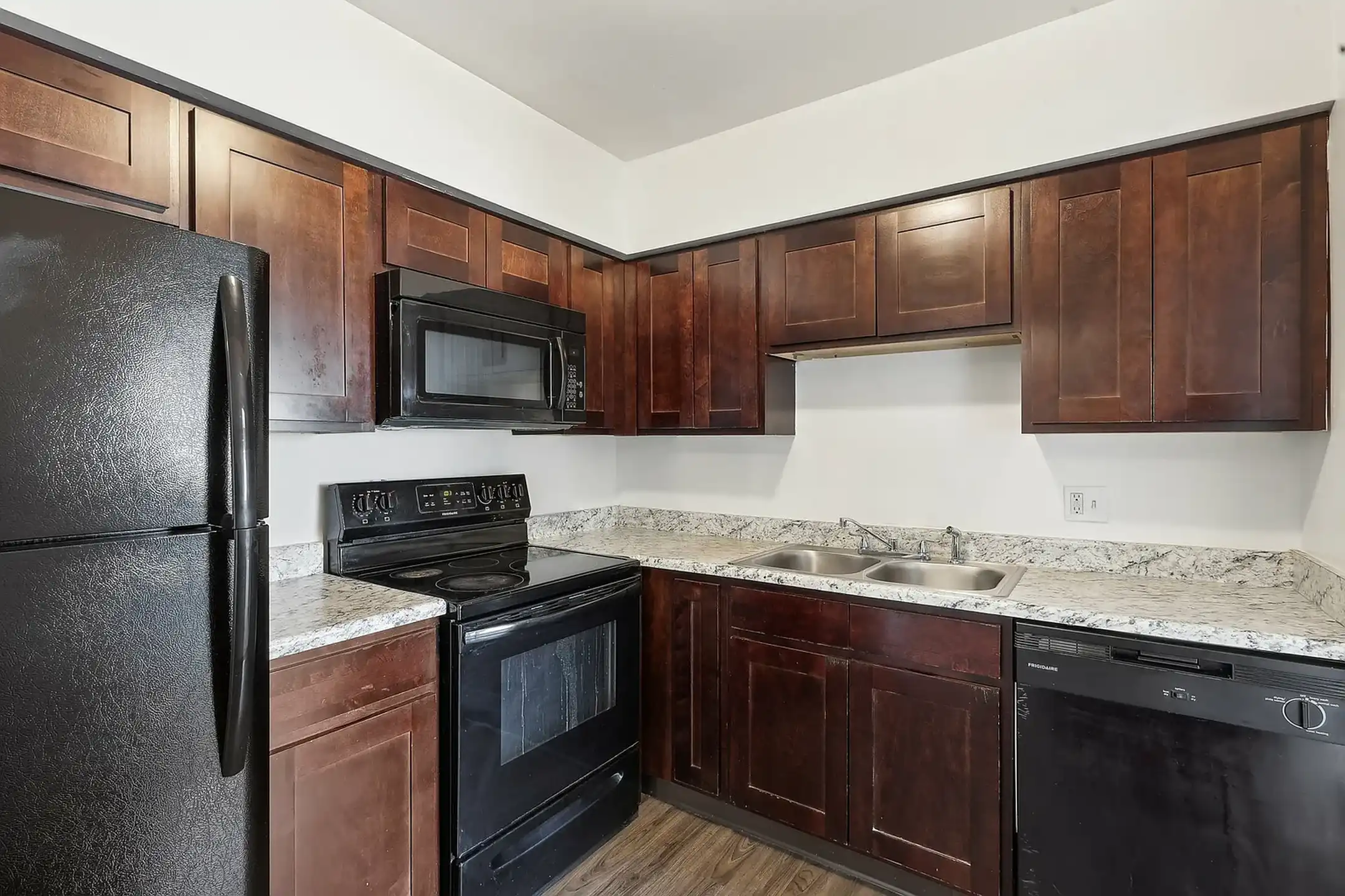 Montana Ridge Apartments - Cincinnati, OH 45211 | ApartmentGuide.com