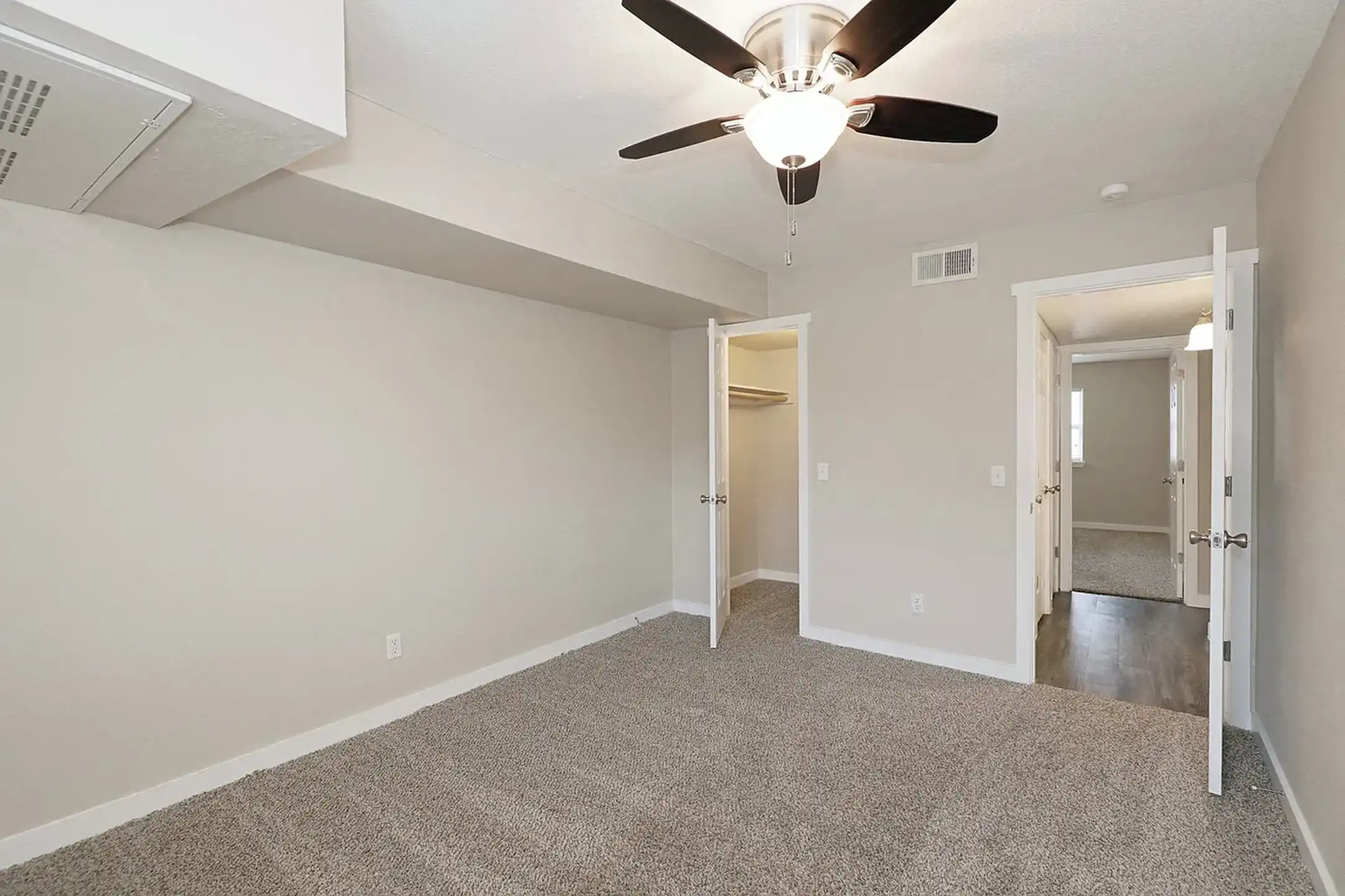 Bennett Pointe - Edmond, OK 73034 | ApartmentGuide.com
