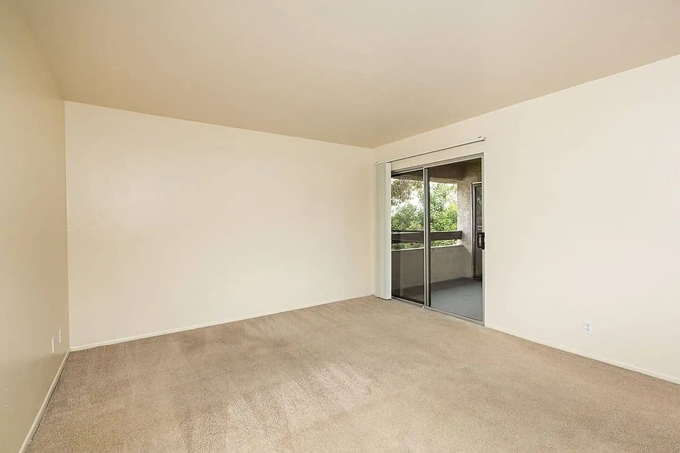 Bridge Lane Apartment Homes - Phoenix, AZ 85051 | ApartmentGuide.com