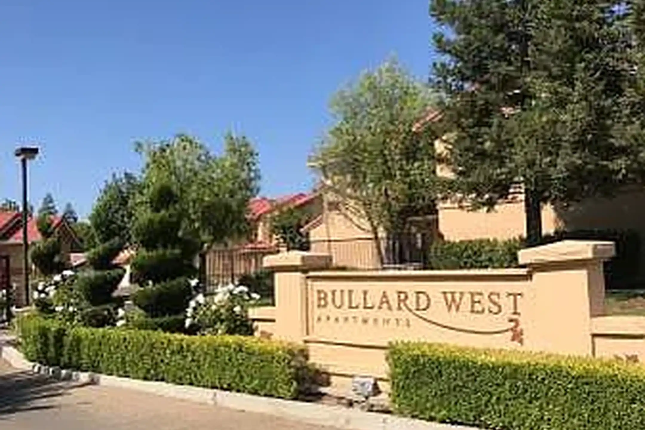 BULLARD WEST APARTMENTS - Fresno, CA 93722 | ApartmentGuide.com