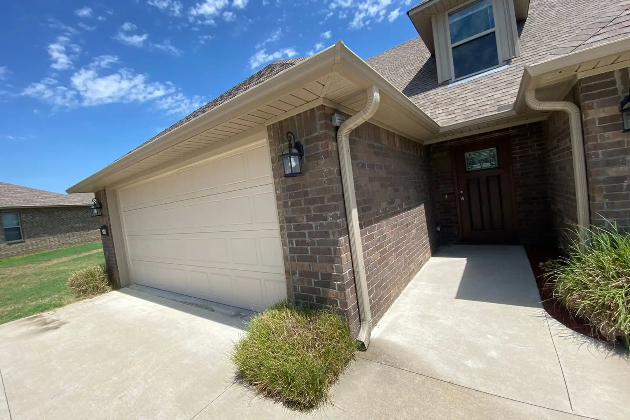 9021 Sandra Wy unit 9021 - Barling, AR 72923 | ApartmentGuide.com