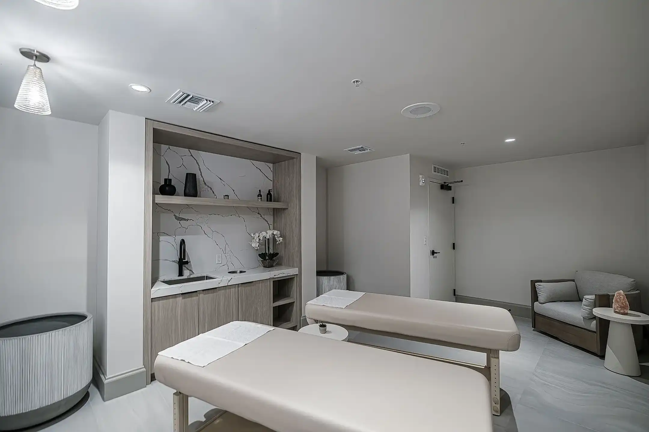 Manor Riverside - Tampa, FL 33607 | ApartmentGuide.com