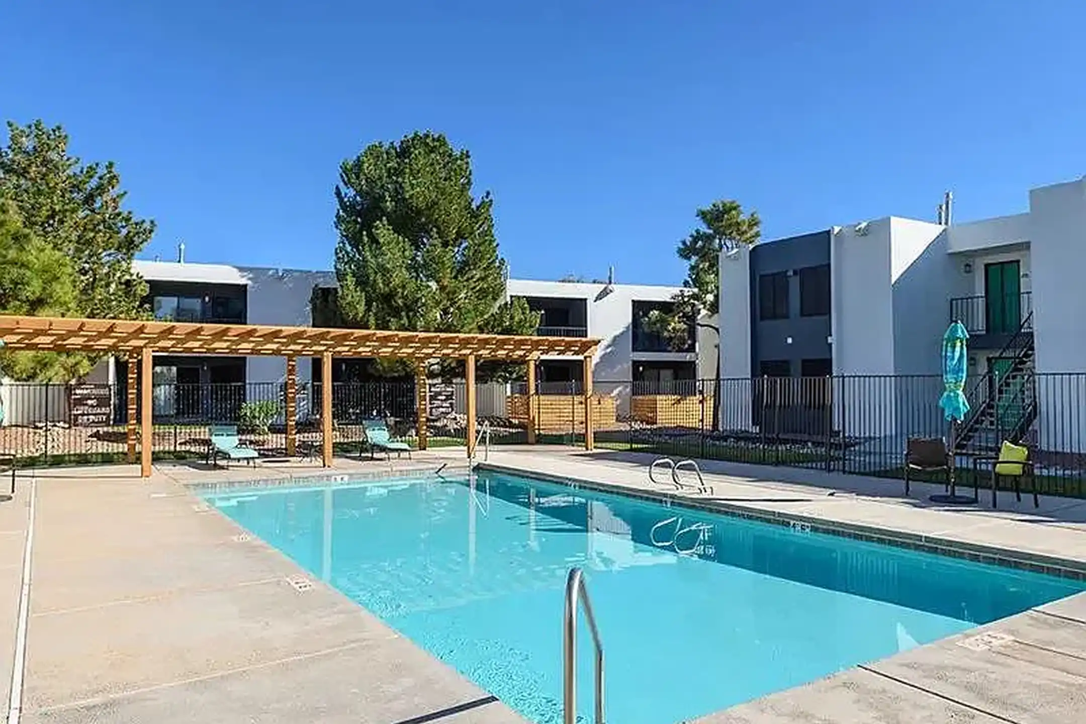 Peaks at Los Ranchos - Albuquerque, NM 87107 | ApartmentGuide.com