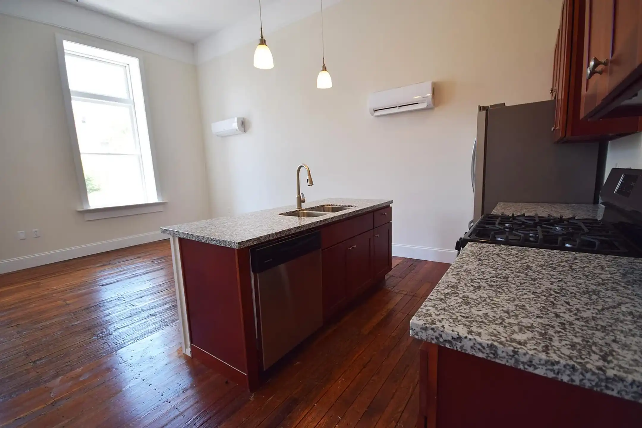 Main Street Lofts - Little Rock, AR 72201 | ApartmentGuide.com
