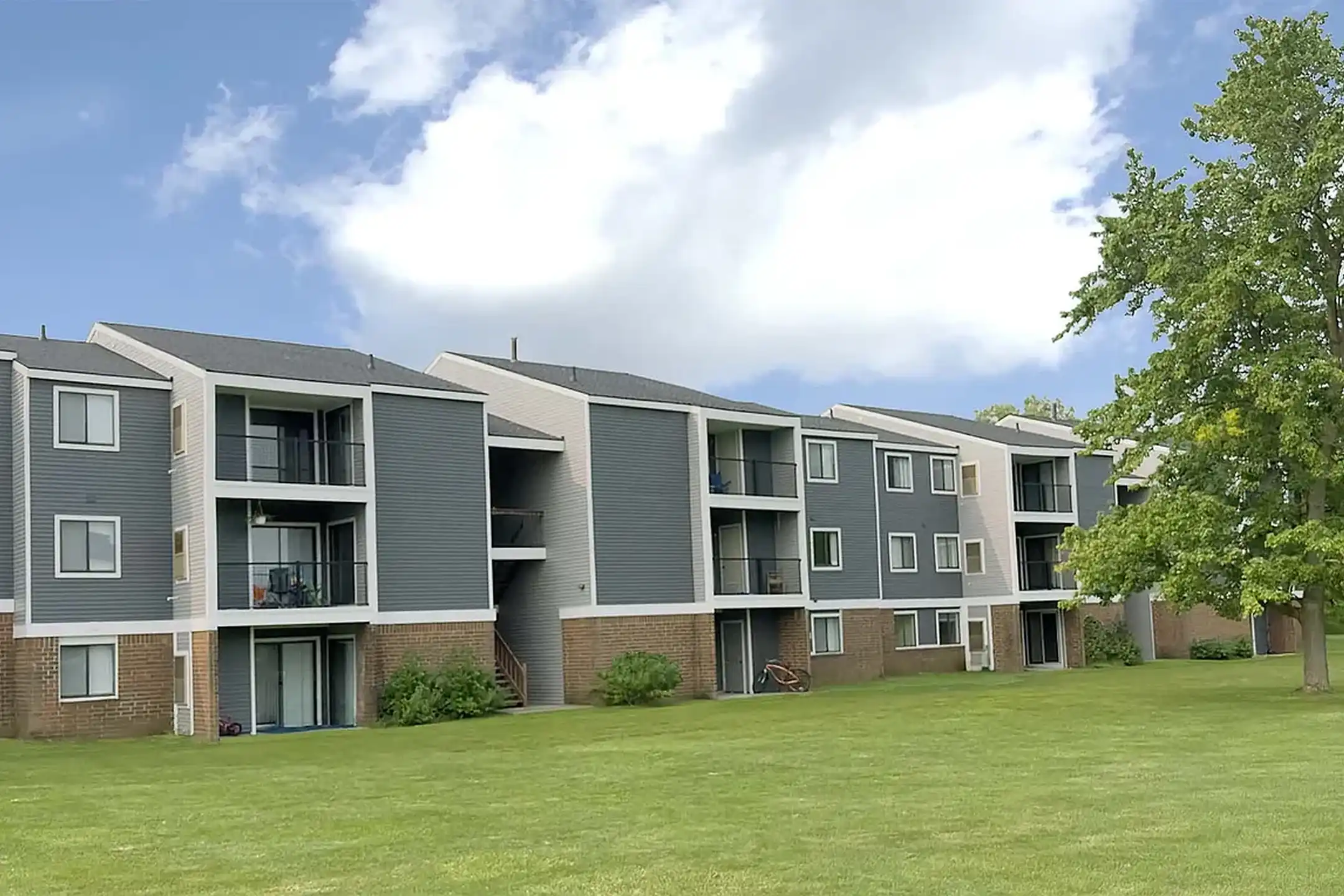 Ashton Woods - Kentwood, MI 49508 | ApartmentGuide.com