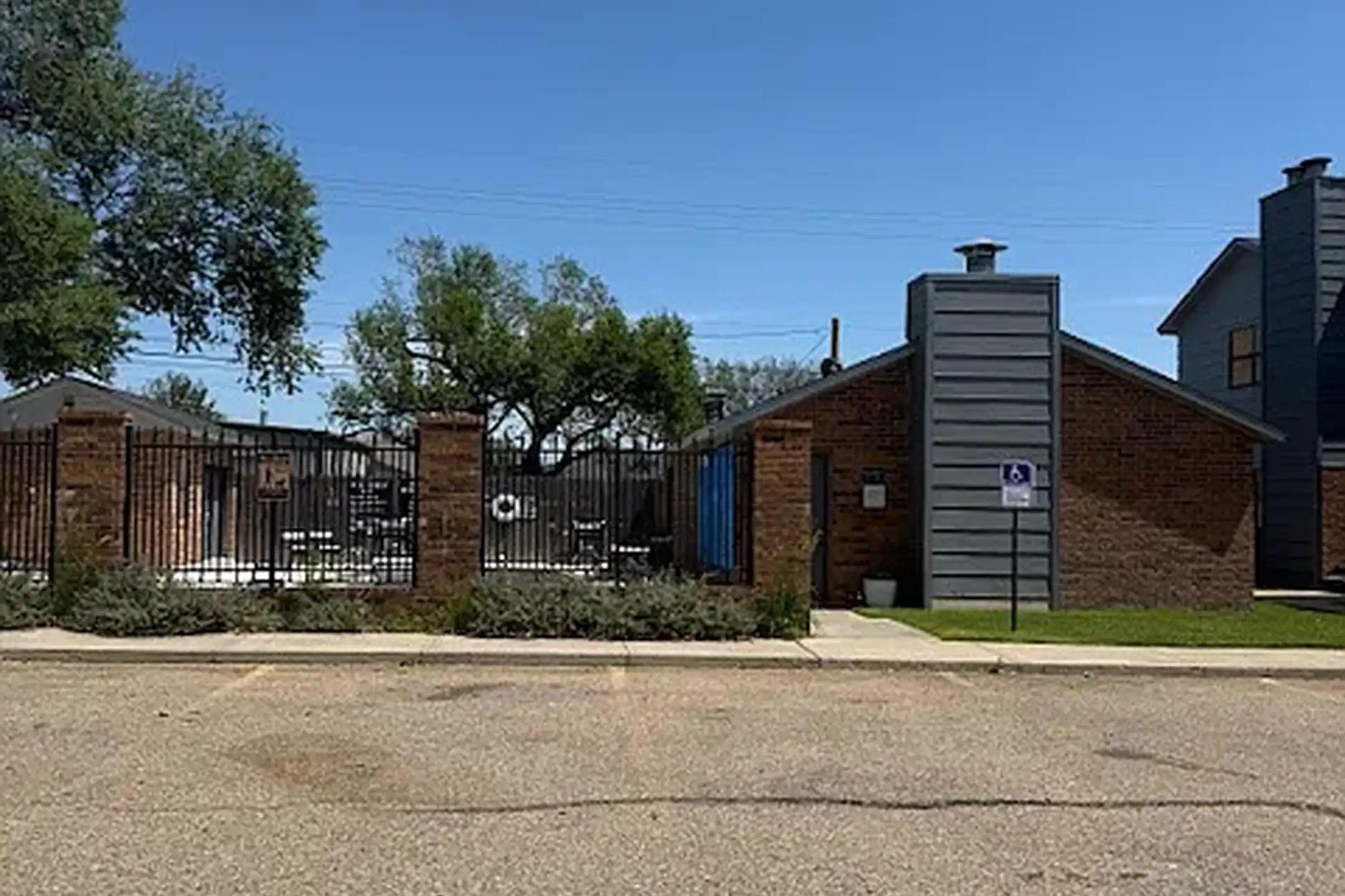 Canyon Crest Apartments - Canyon, TX 79015 | ApartmentGuide.com