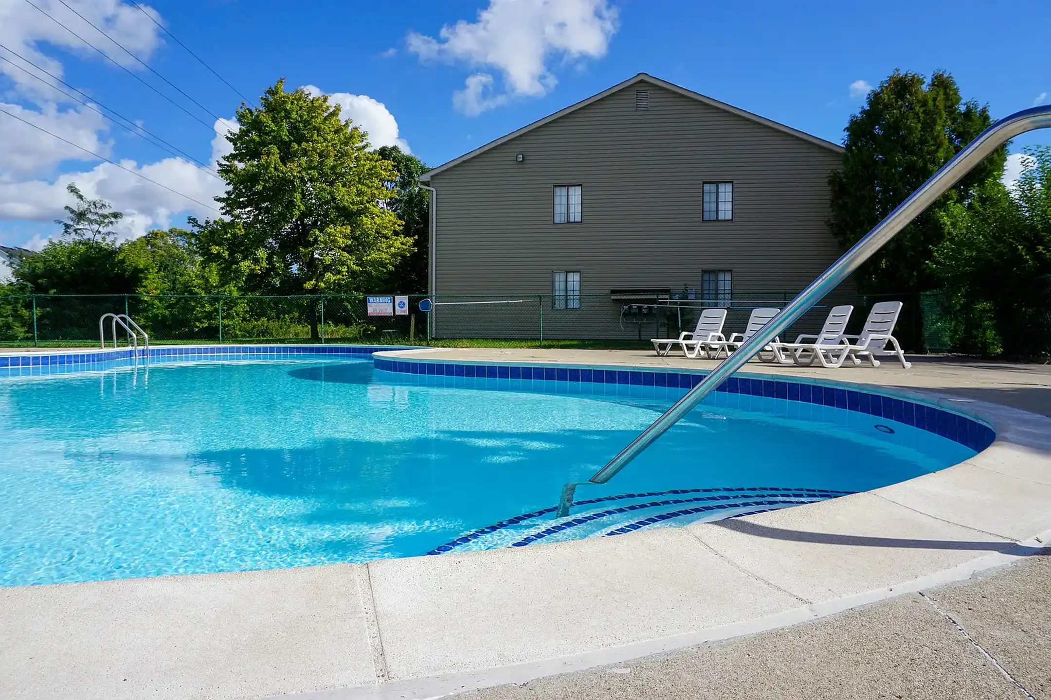 Garfield Commons - Clinton Township, MI 48038 | ApartmentGuide.com