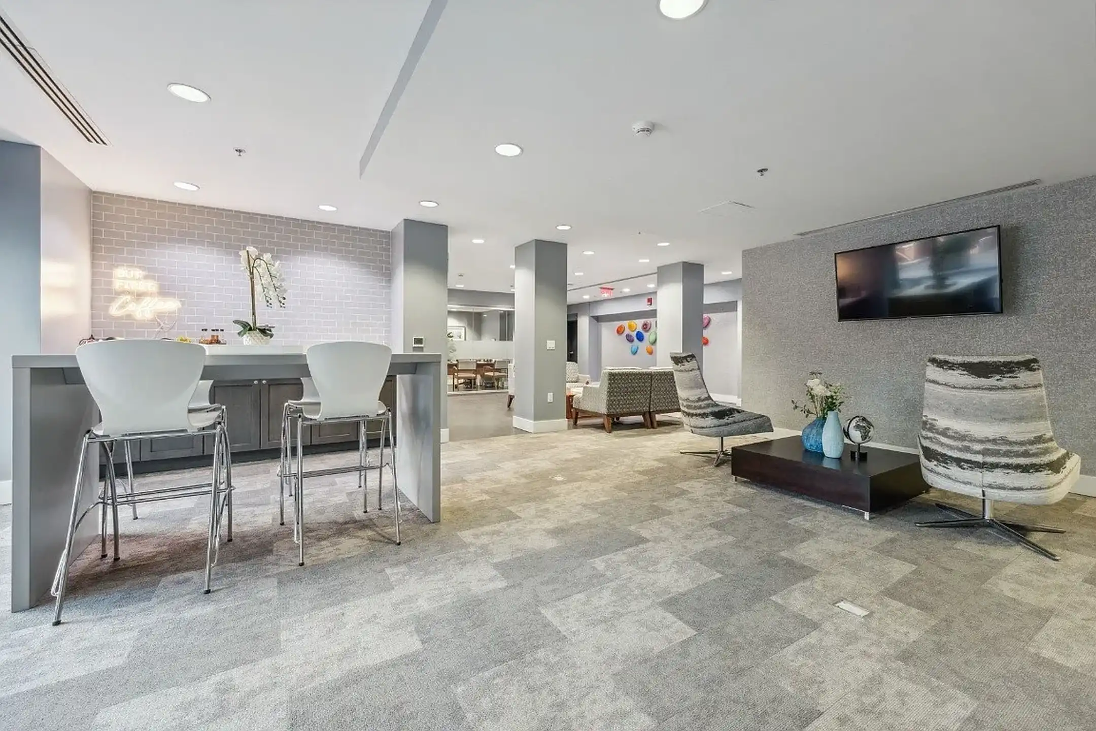 Residences at Manchester Place - Manchester, NH 03101 | ApartmentGuide.com