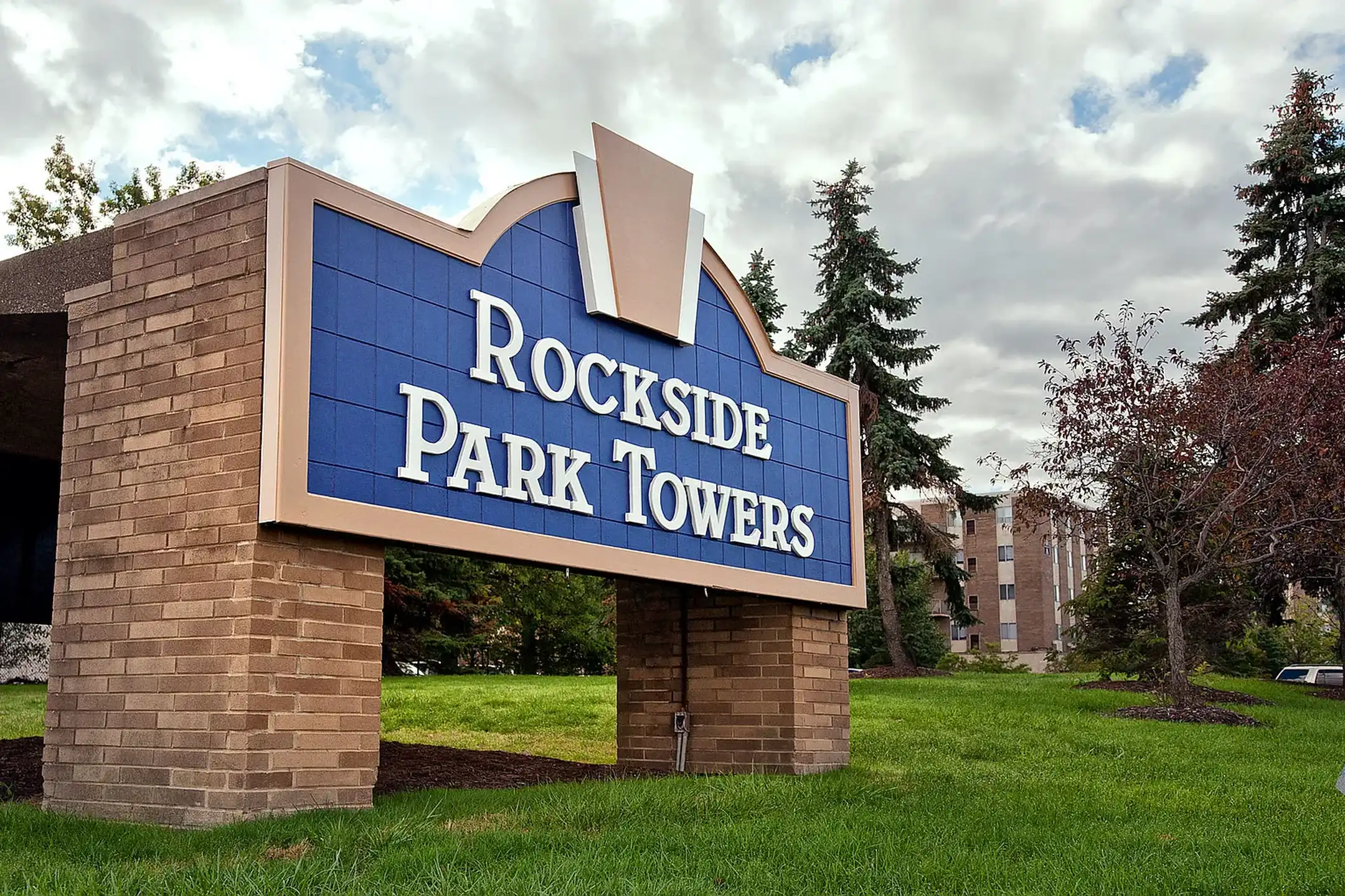 Rockside Park Towers - Bedford Heights, OH 44146 | ApartmentGuide.com