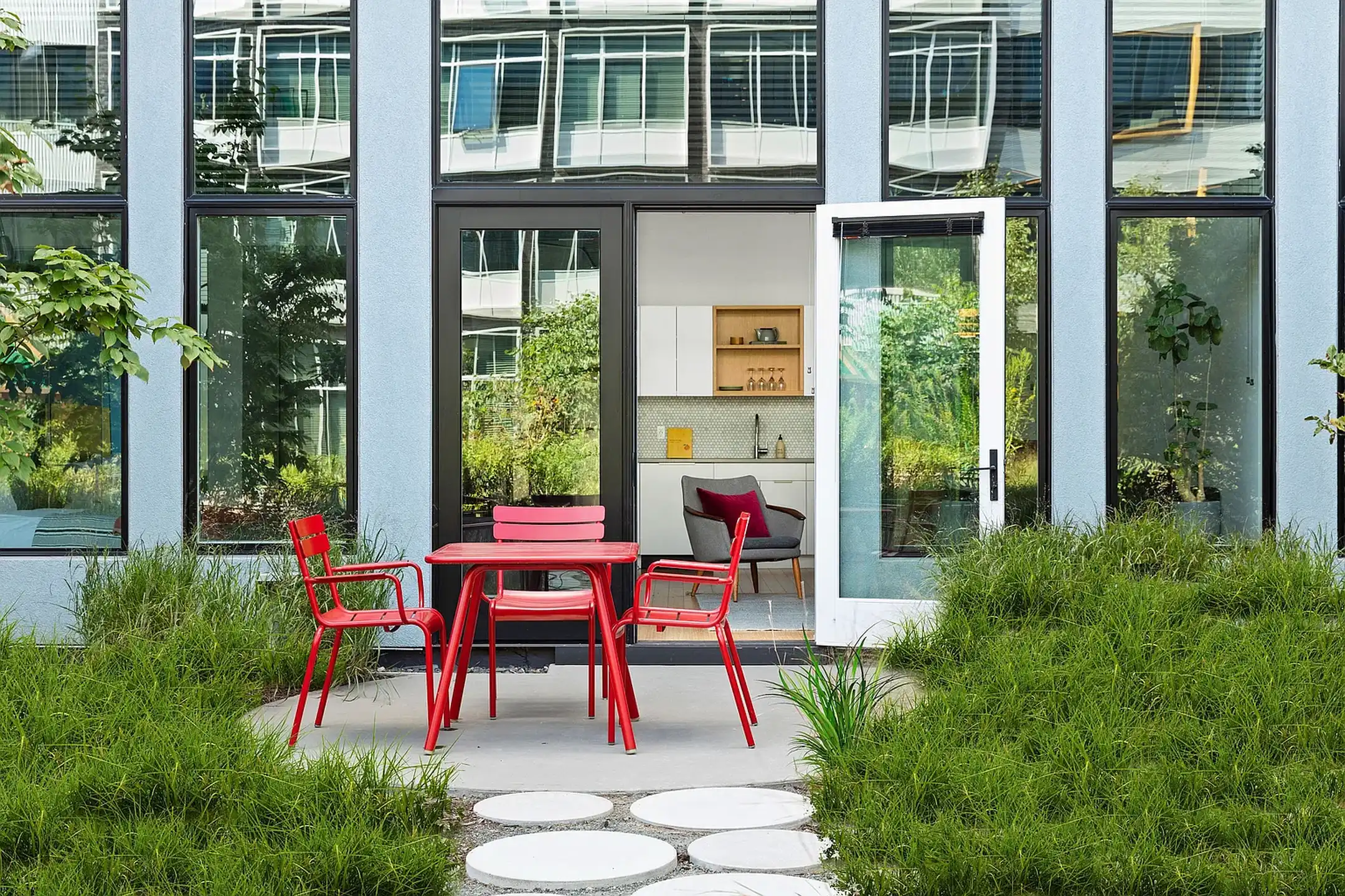 Harrison Urby - Harrison, NJ 07029 | ApartmentGuide.com