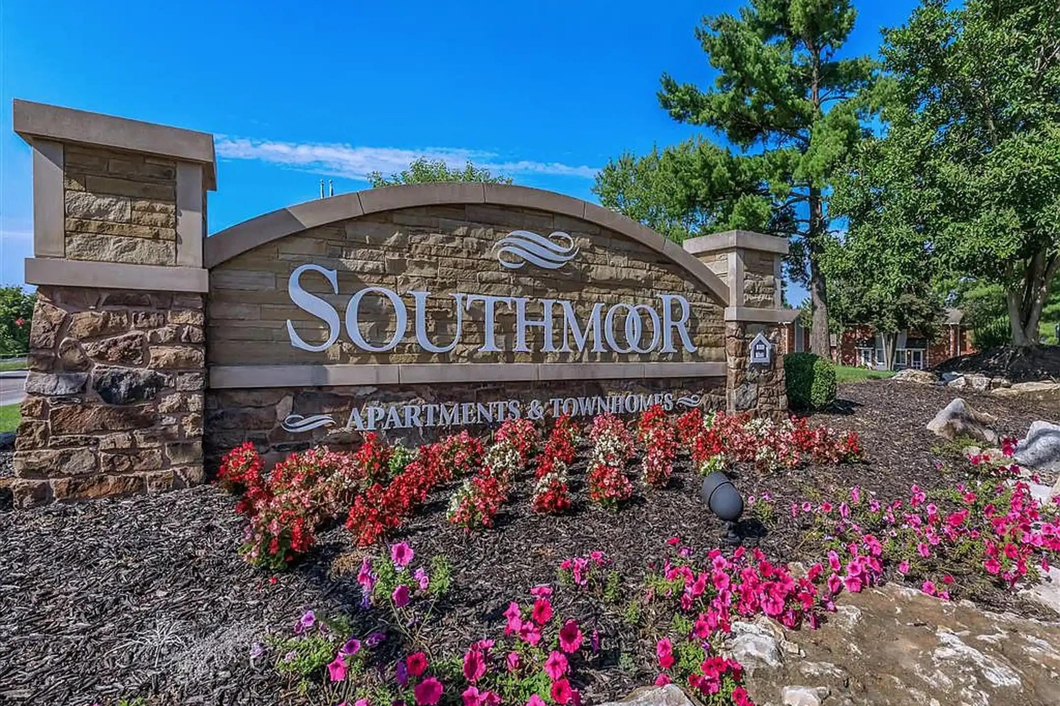 Southmoor - Saint Louis, MO 63128 | ApartmentGuide.com