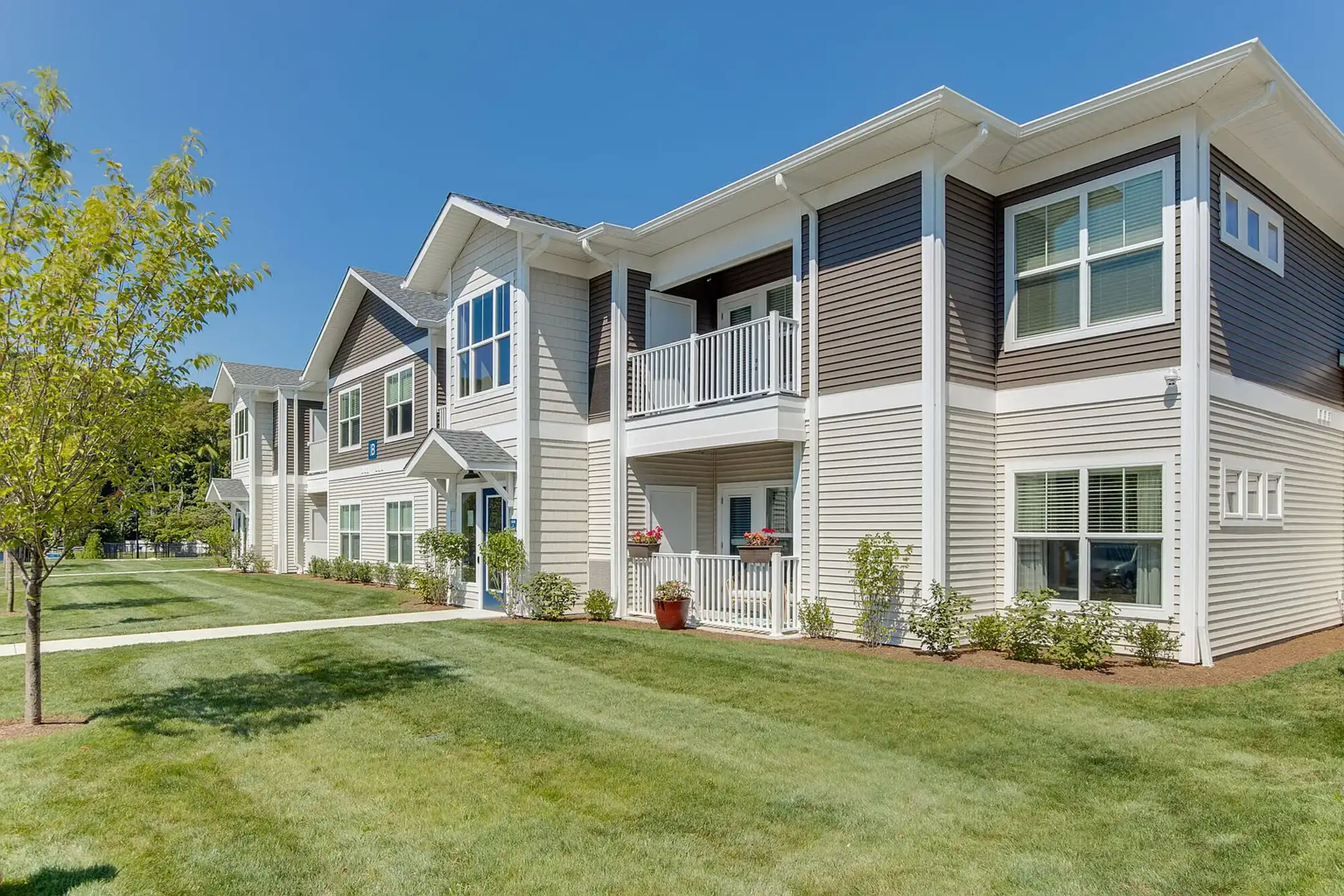 Blueway Commons - Haddam, CT 06438 | ApartmentGuide.com