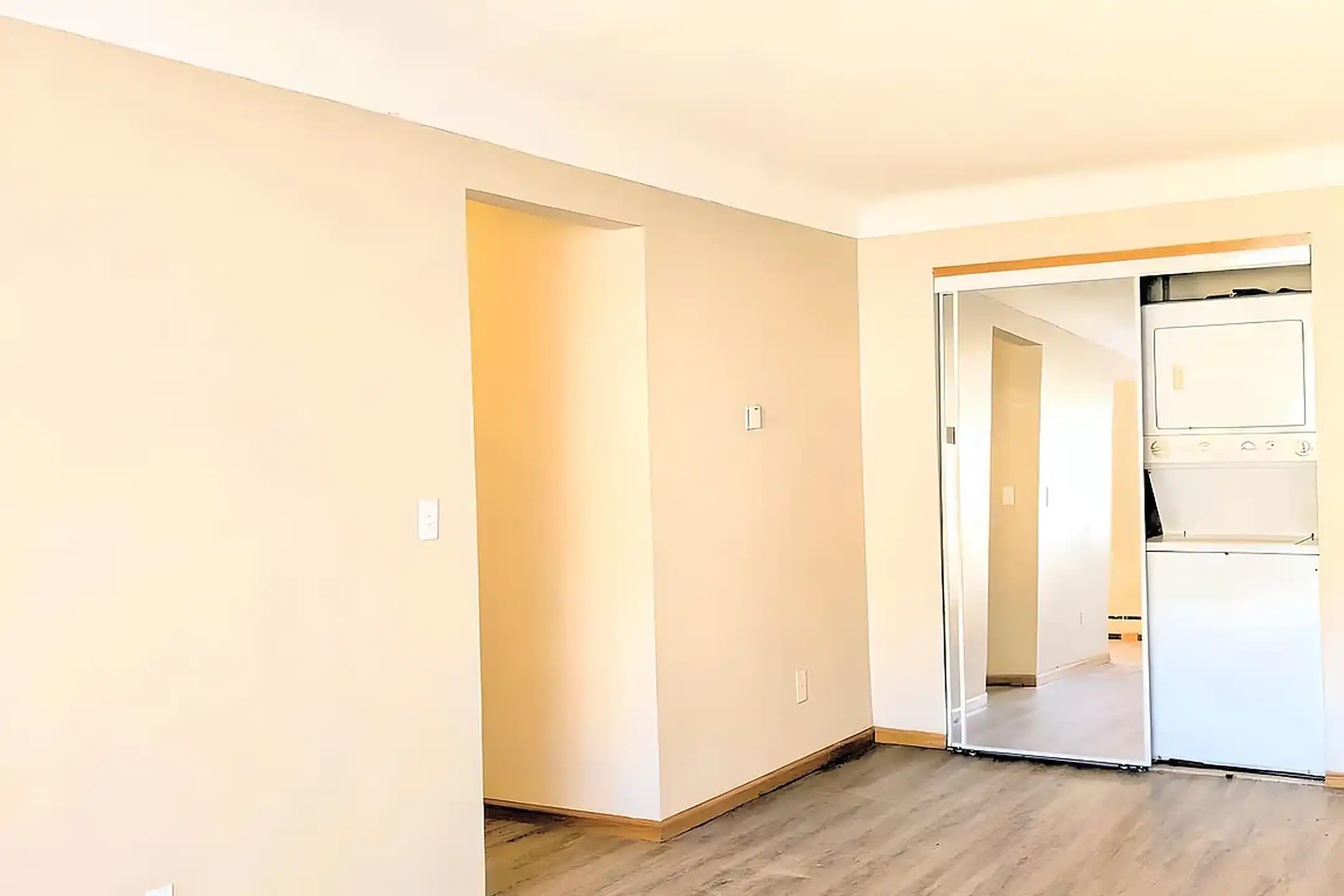 Twin Pines Apartments - West Saint Paul, MN 55118 | ApartmentGuide.com