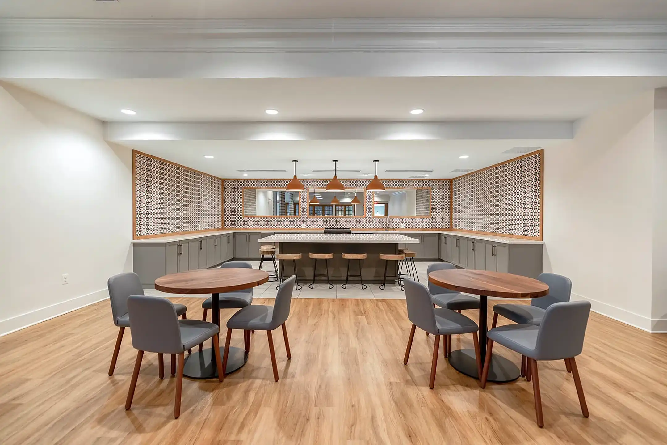 Falls Green - Falls Church, VA 22044 | ApartmentGuide.com