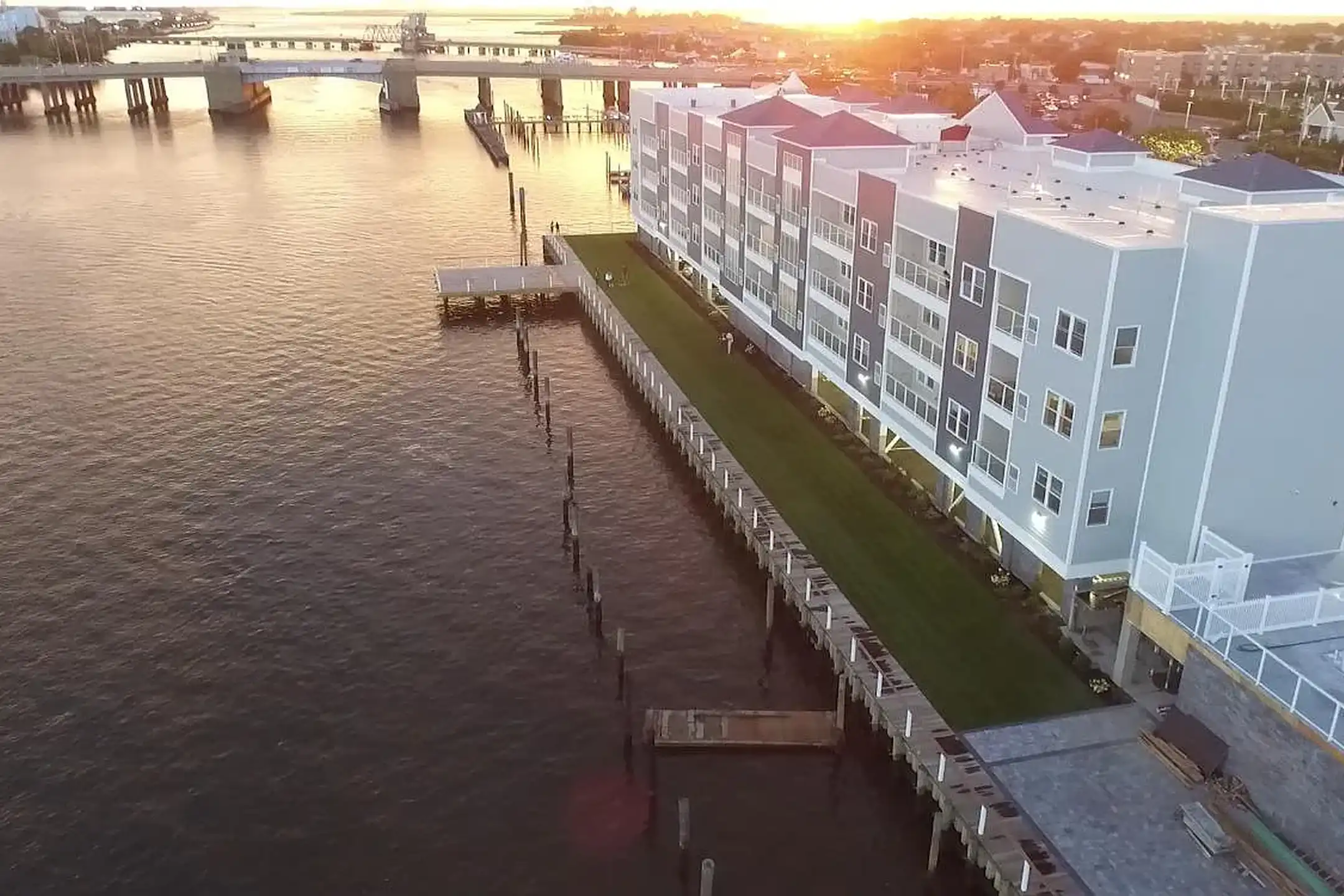 The Channel Club - Island Park, NY 11558 | ApartmentGuide.com