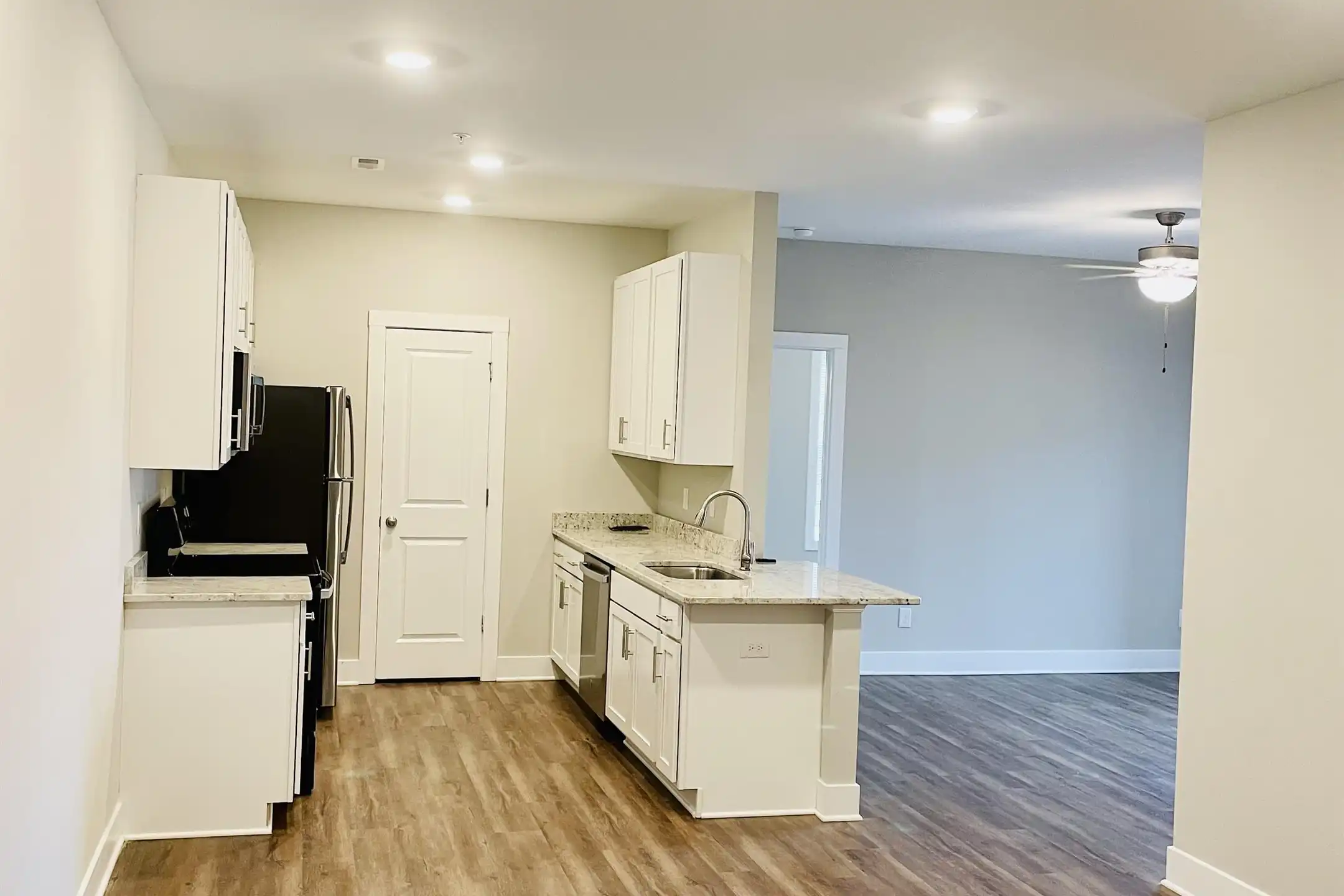 221 English Commons Dr unit C 206 - Lynchburg, VA 24501 ...